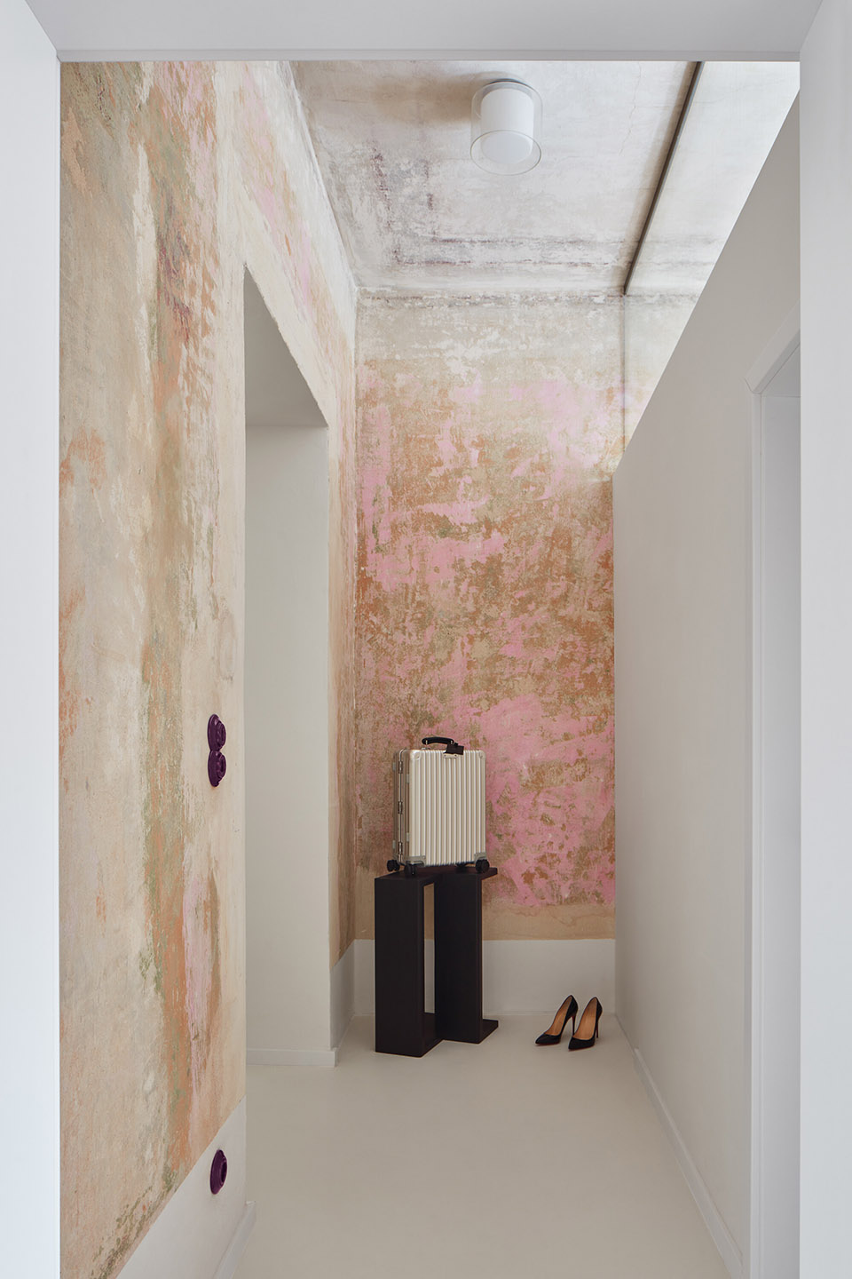 Karlovy Vary Apartment by Plus One Architects - 谷德设计网