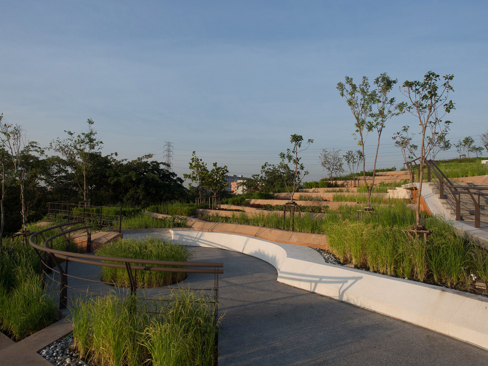 Puey Ungpahakorn Centenary Hall by Arsomsilp Community and ...