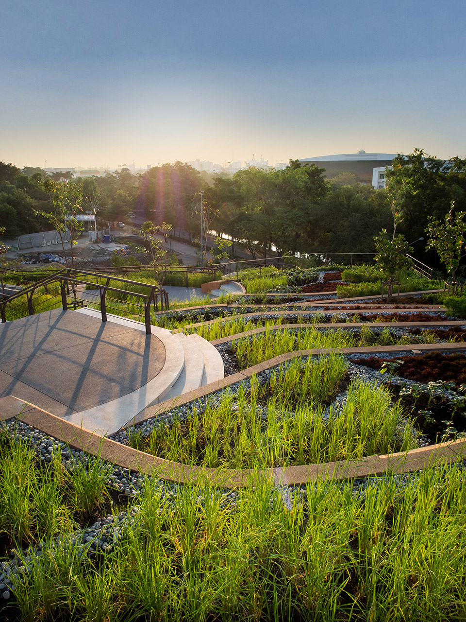 Puey Ungpahakorn Centenary Hall by Arsomsilp Community and ...