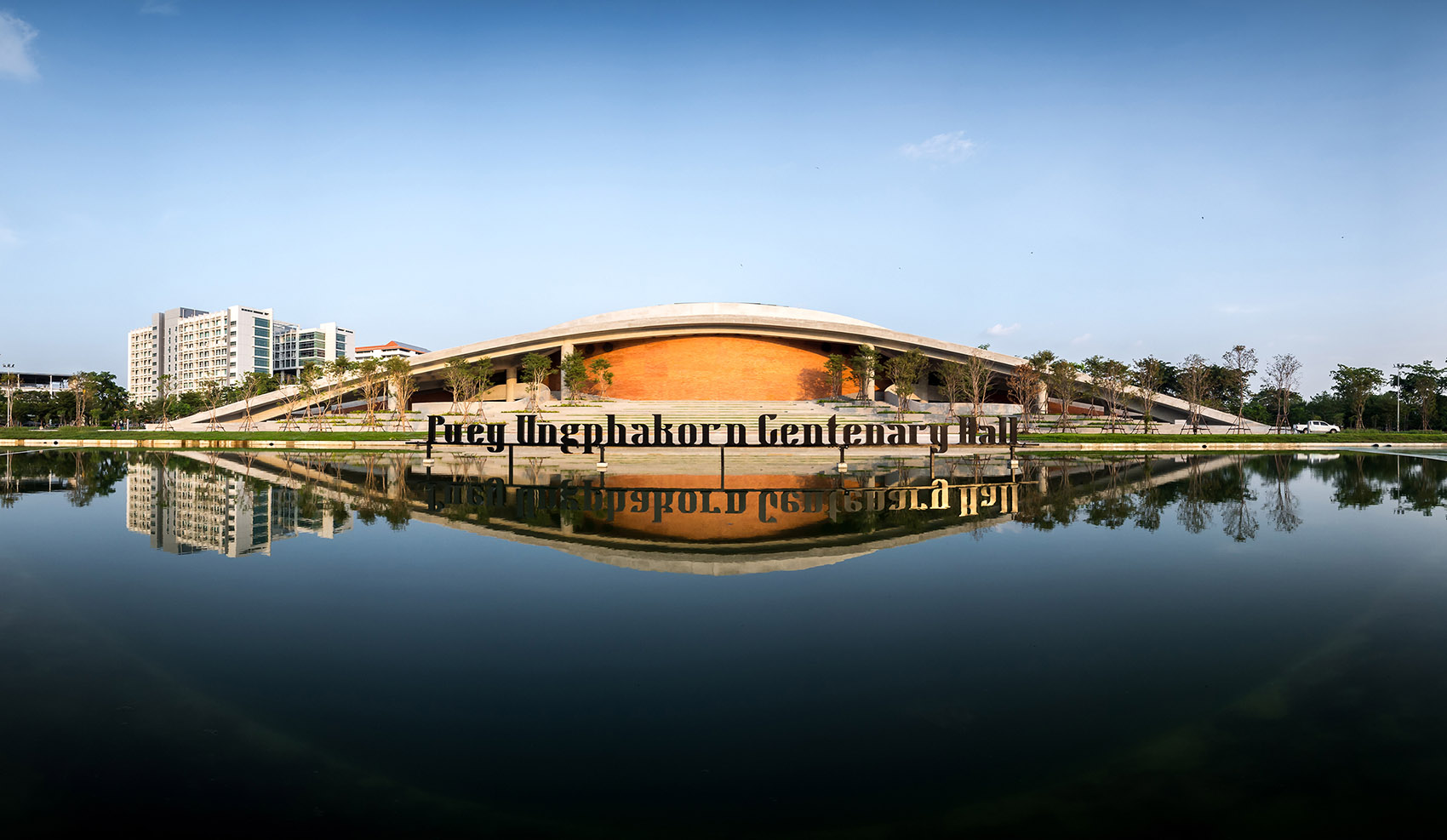 Puey Ungpahakorn Centenary Hall by Arsomsilp Community and Environmental Architect Co., Ltd ...