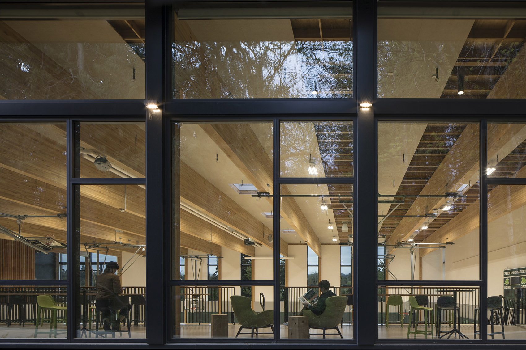 Oregon Episcopal School Athletic Center by Hacker - 谷德设计网