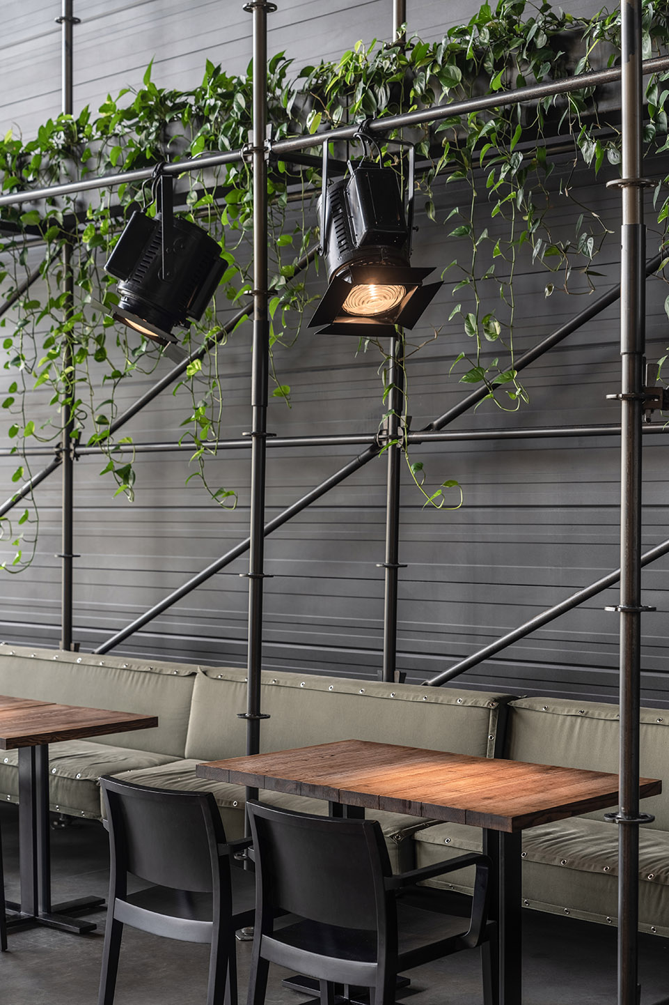 MOVA Beer Space by balbek bureau - 谷德设计网