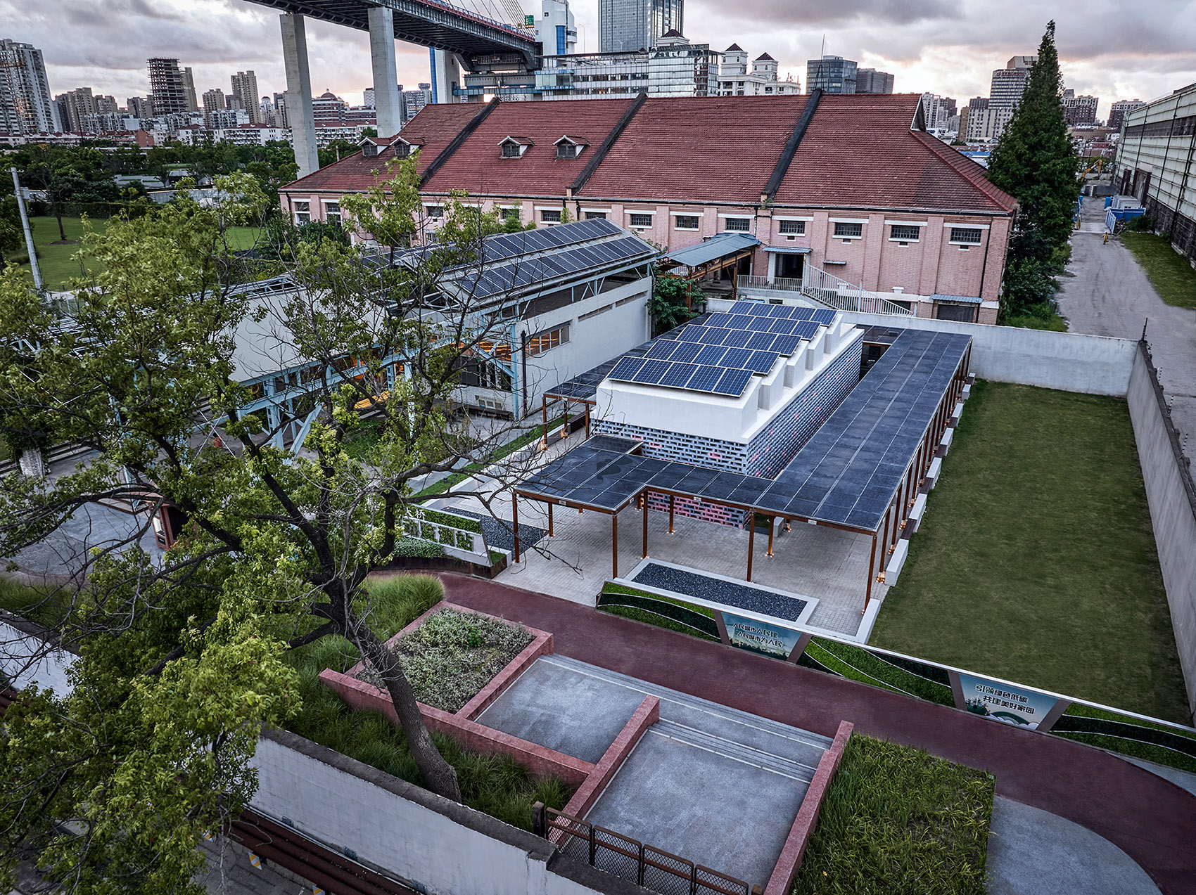 Huangpu River Yangpu Bridge Water Quality Automatic Monitoring Station Renovation by ATELIER L+ ...