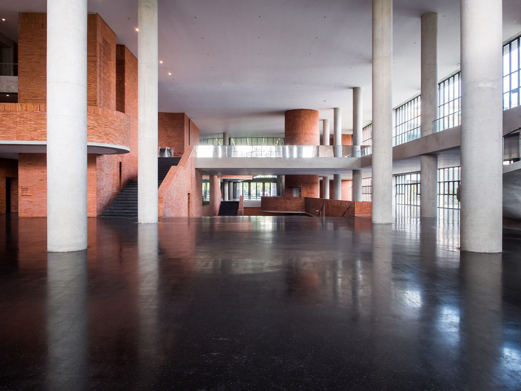 Puey Ungpahakorn Centenary Hall by Arsomsilp Community and ...