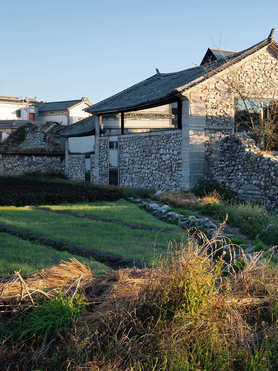 Ruins Cave Garden by ArCONNECT Architects - 谷德设计网