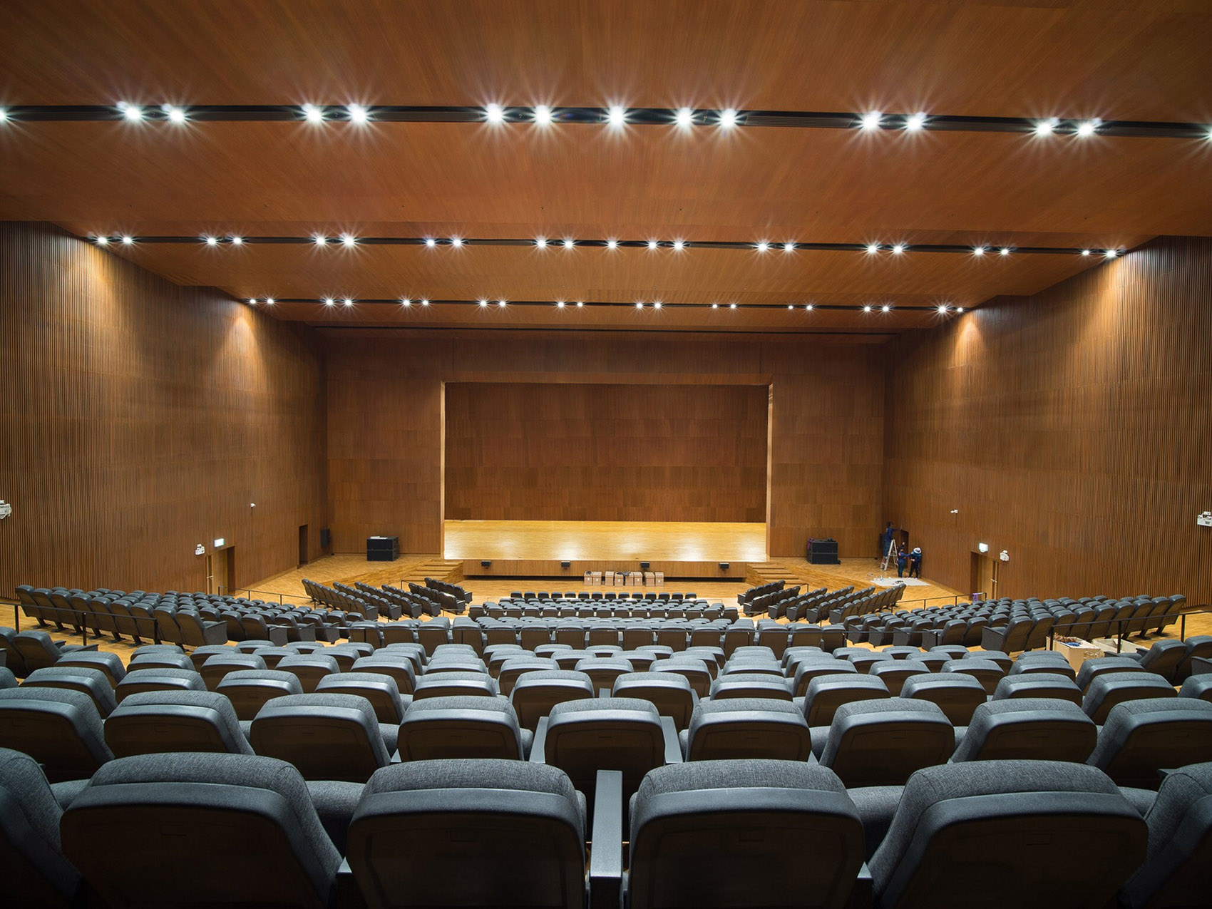 Puey Ungpahakorn Centenary Hall by Arsomsilp Community and ...