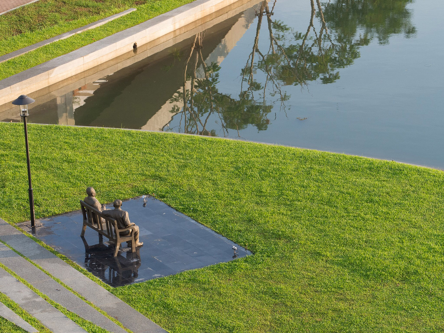 Puey Ungpahakorn Centenary Hall by Arsomsilp Community and ...
