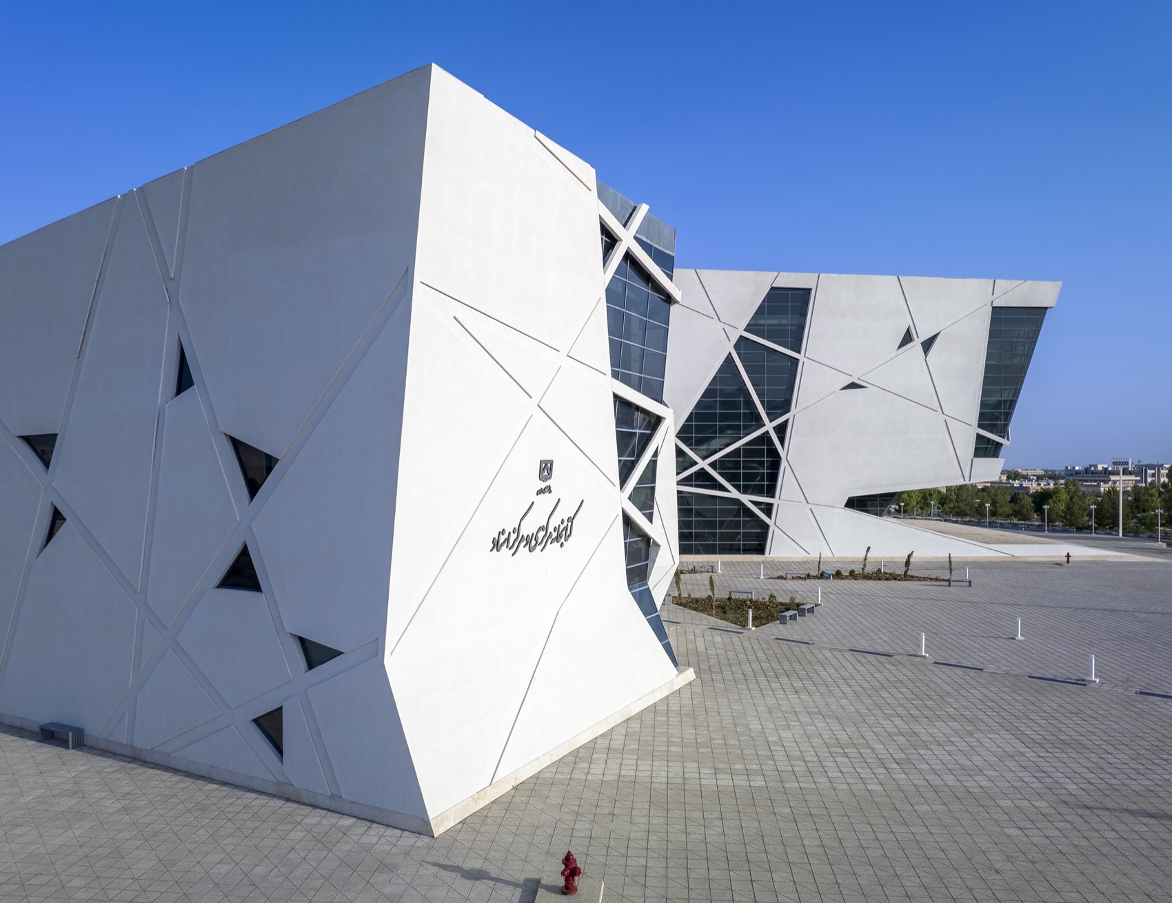 University of Semnan Auditorium and Library by New Wave Architecture ...