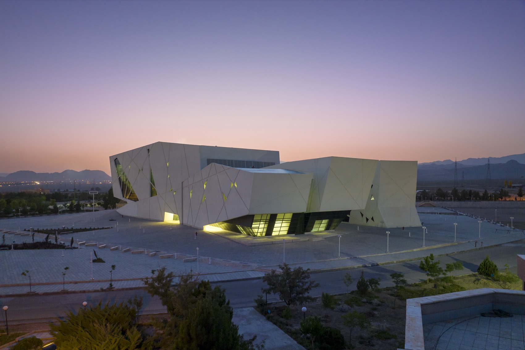University of Semnan Auditorium and Library by New Wave Architecture ...