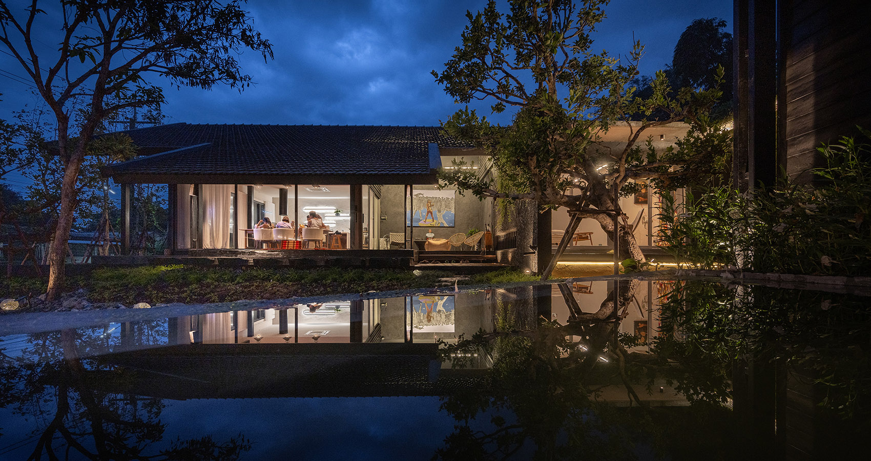 Baan Dam by Housescape Design Lab - 谷德设计网