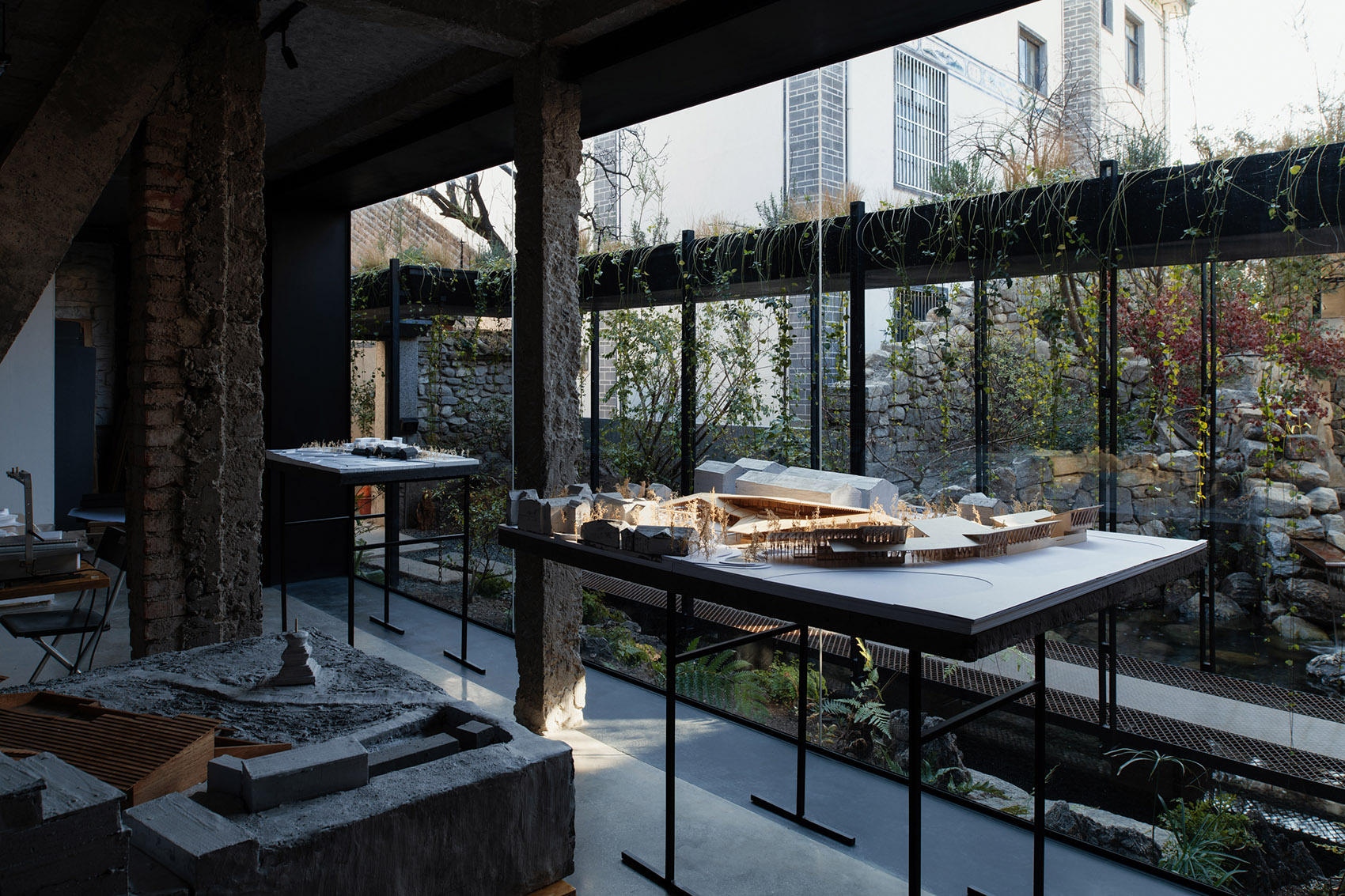 Ruins Cave Garden by ArCONNECT Architects - 谷德设计网