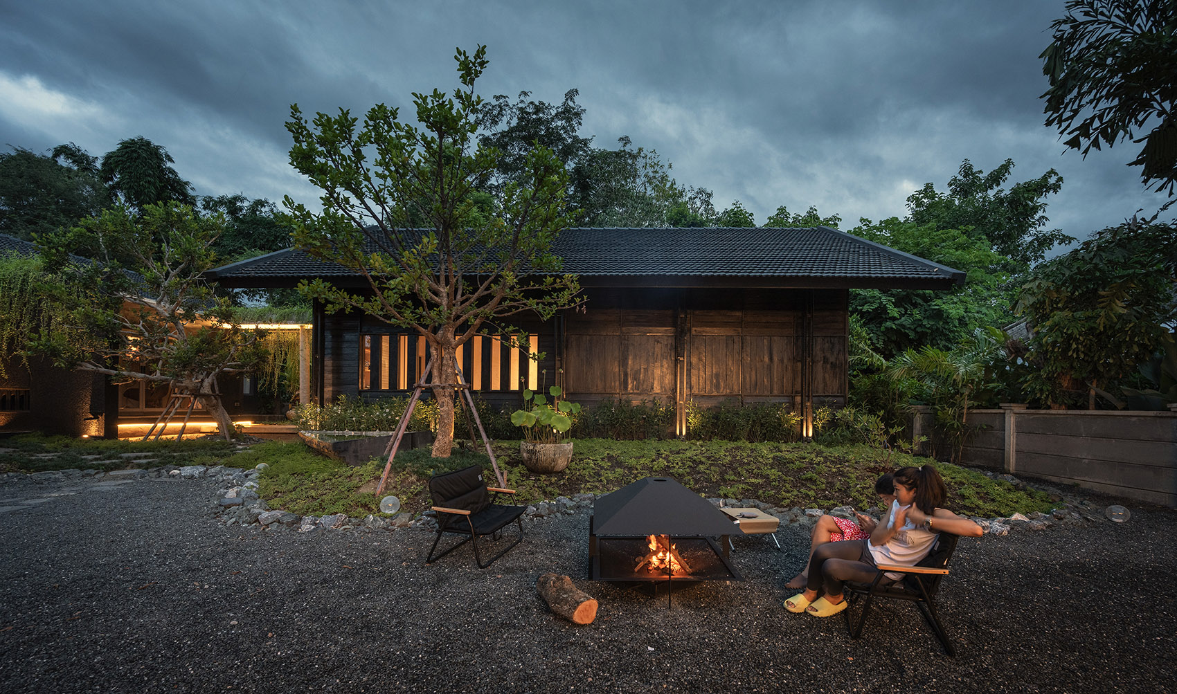 Baan Dam by Housescape Design Lab - 谷德设计网