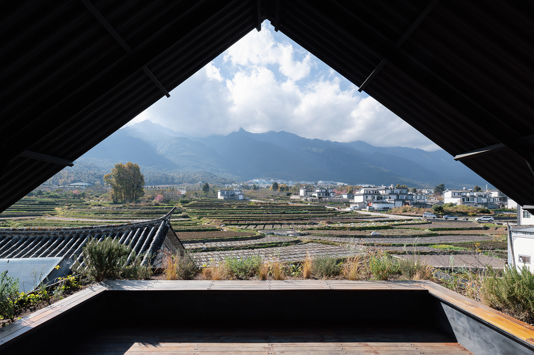 Ruins Cave Garden by ArCONNECT Architects - 谷德设计网