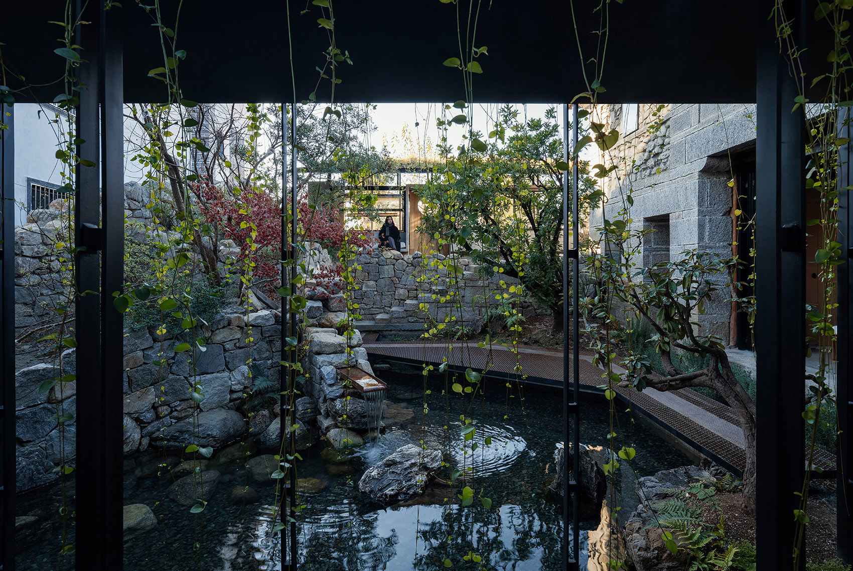 Ruins Cave Garden by ArCONNECT Architects - 谷德设计网
