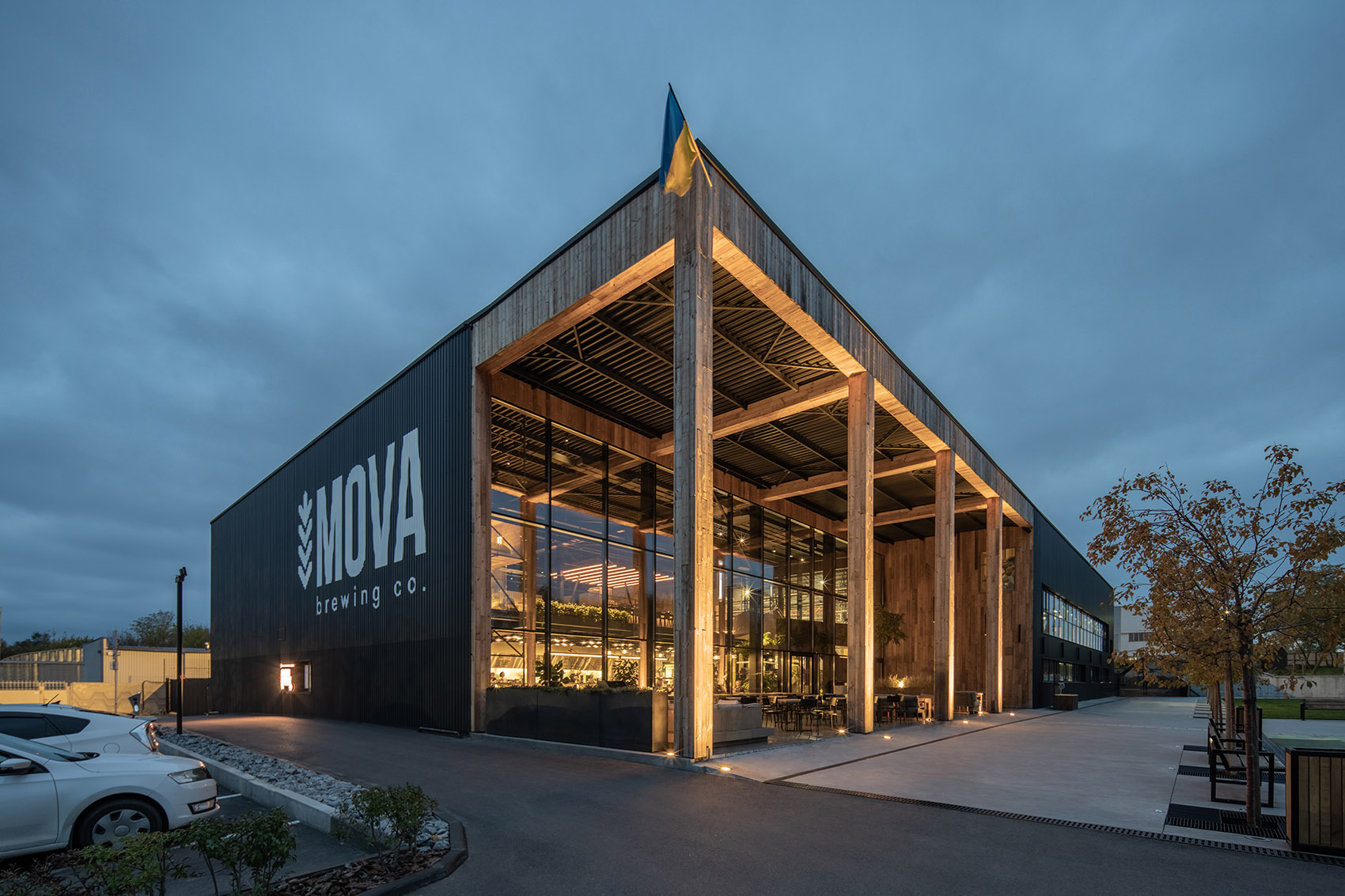 MOVA Beer Space by balbek bureau - 谷德设计网