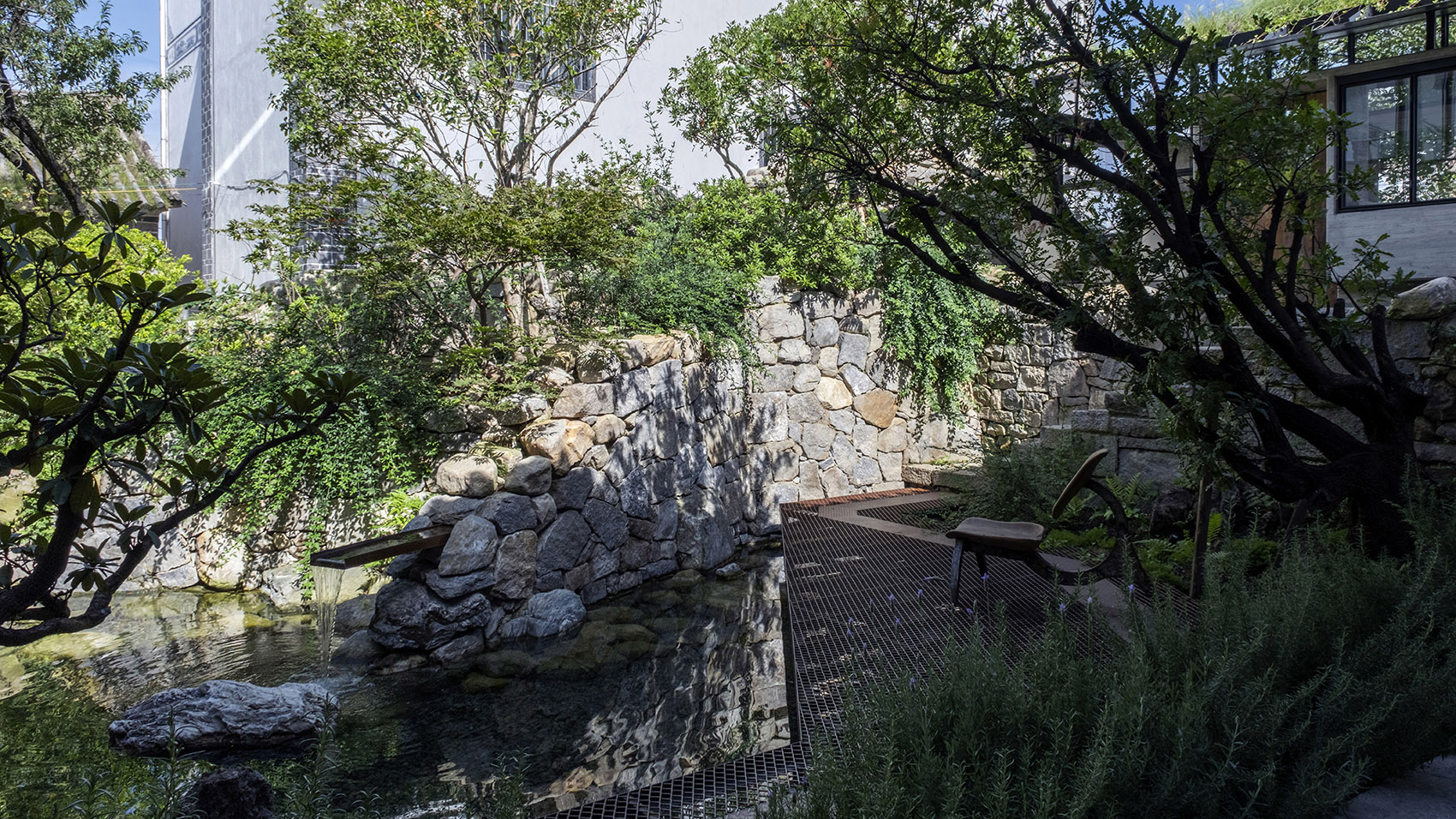 Ruins Cave Garden by ArCONNECT Architects - 谷德设计网