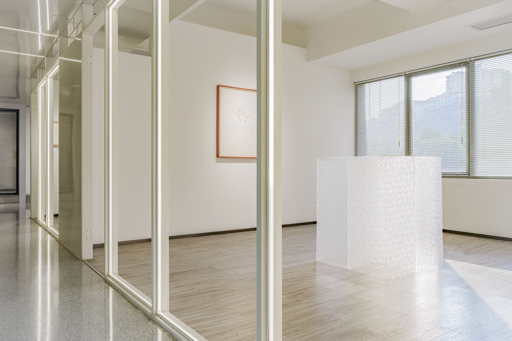 Thanks Art Gallery by Outlooker Design - 谷德设计网