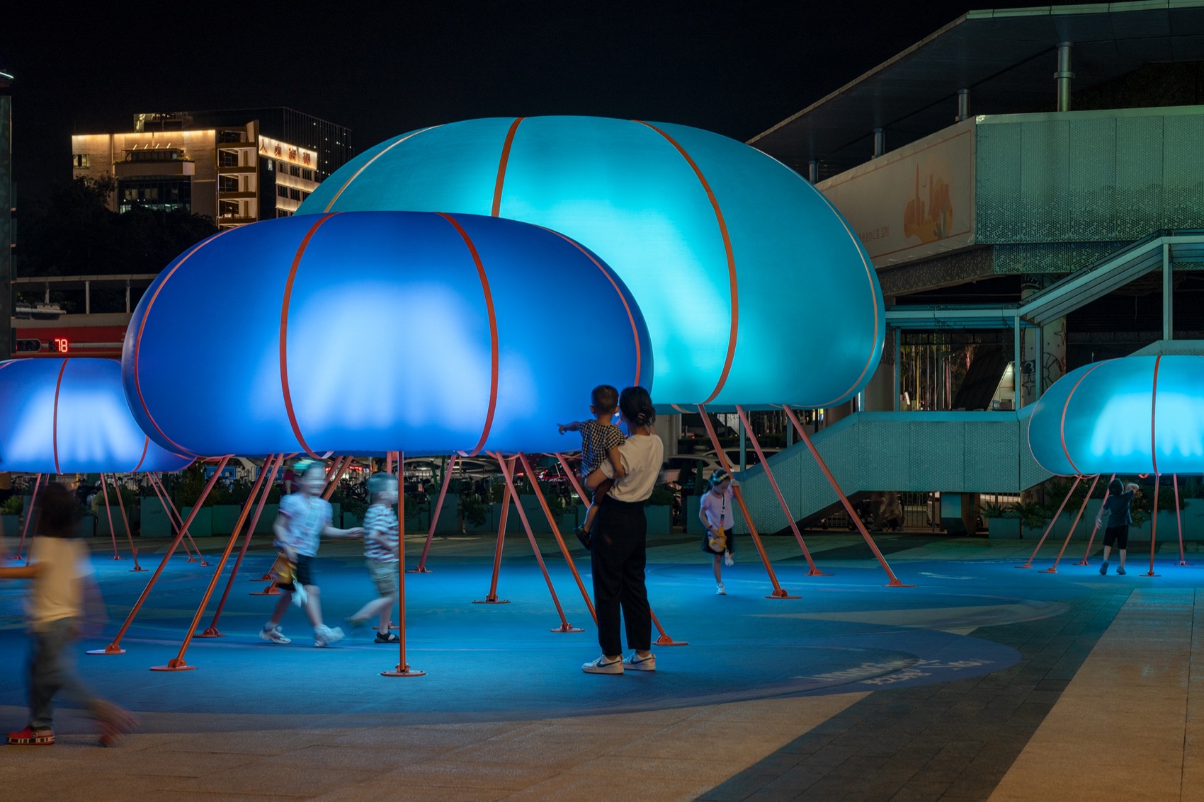 Public Art Installation “Floating Pavilion” by Daxing Jizi Design - 谷德设计网