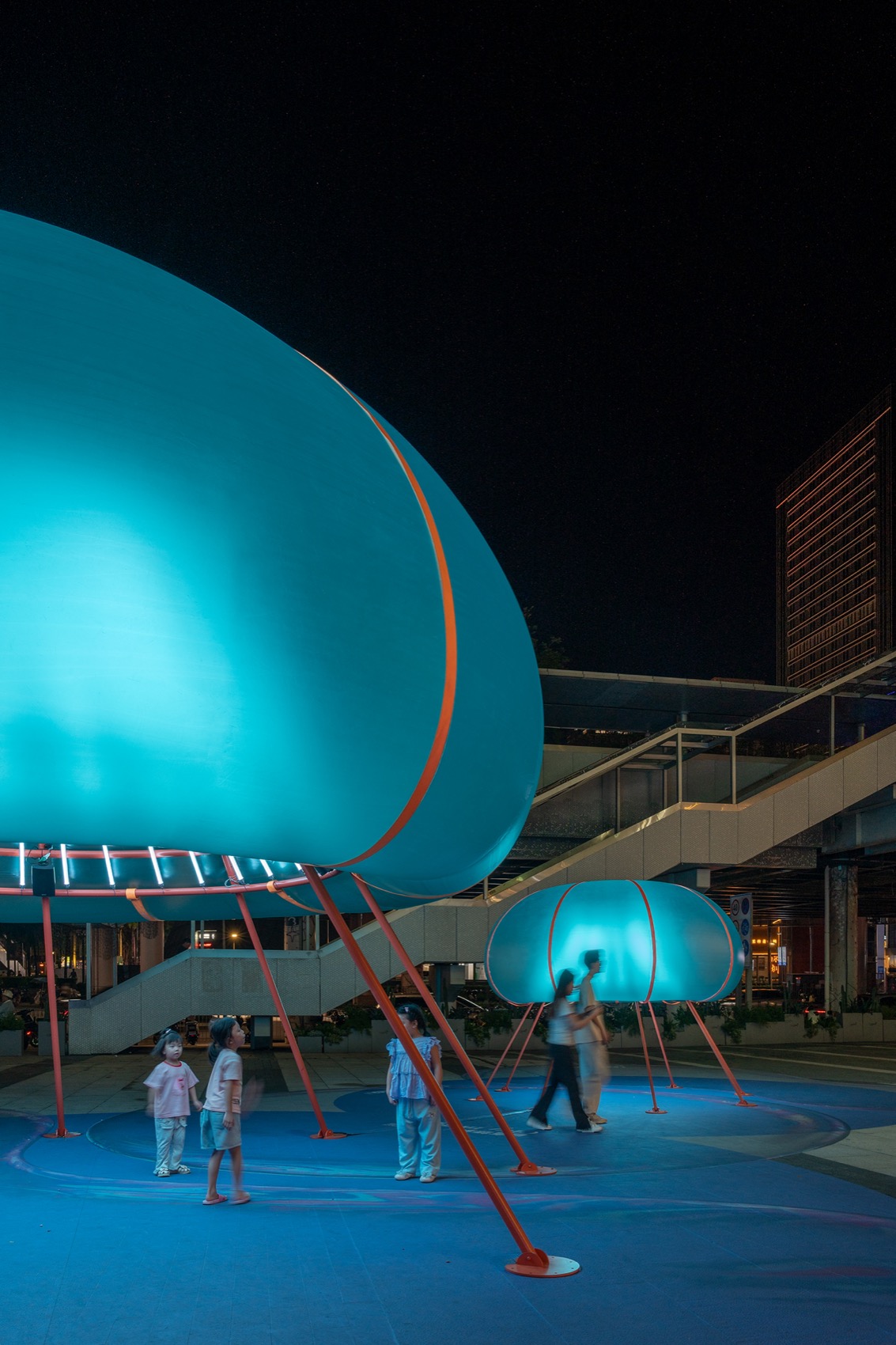 Public Art Installation “Floating Pavilion” by Daxing Jizi Design - 谷德设计网