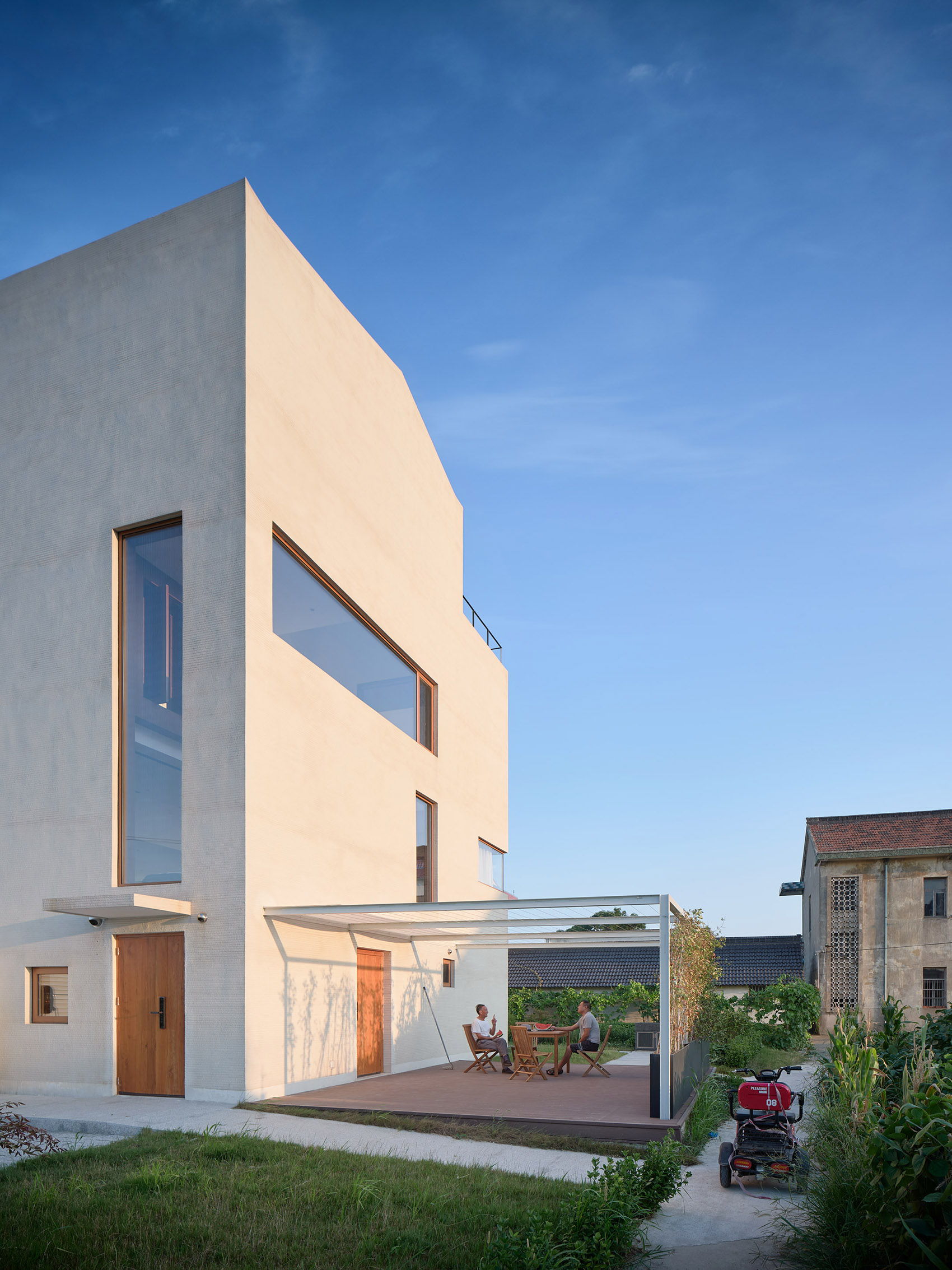 Crossing House by L&M Design Lab - 谷德设计网