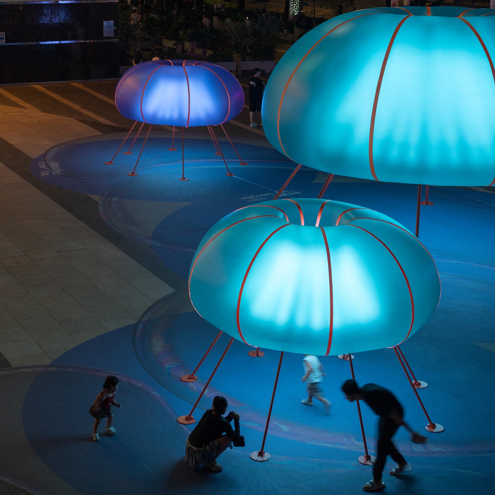 Public Art Installation “Floating Pavilion” by Daxing Jizi Design - 谷德设计网