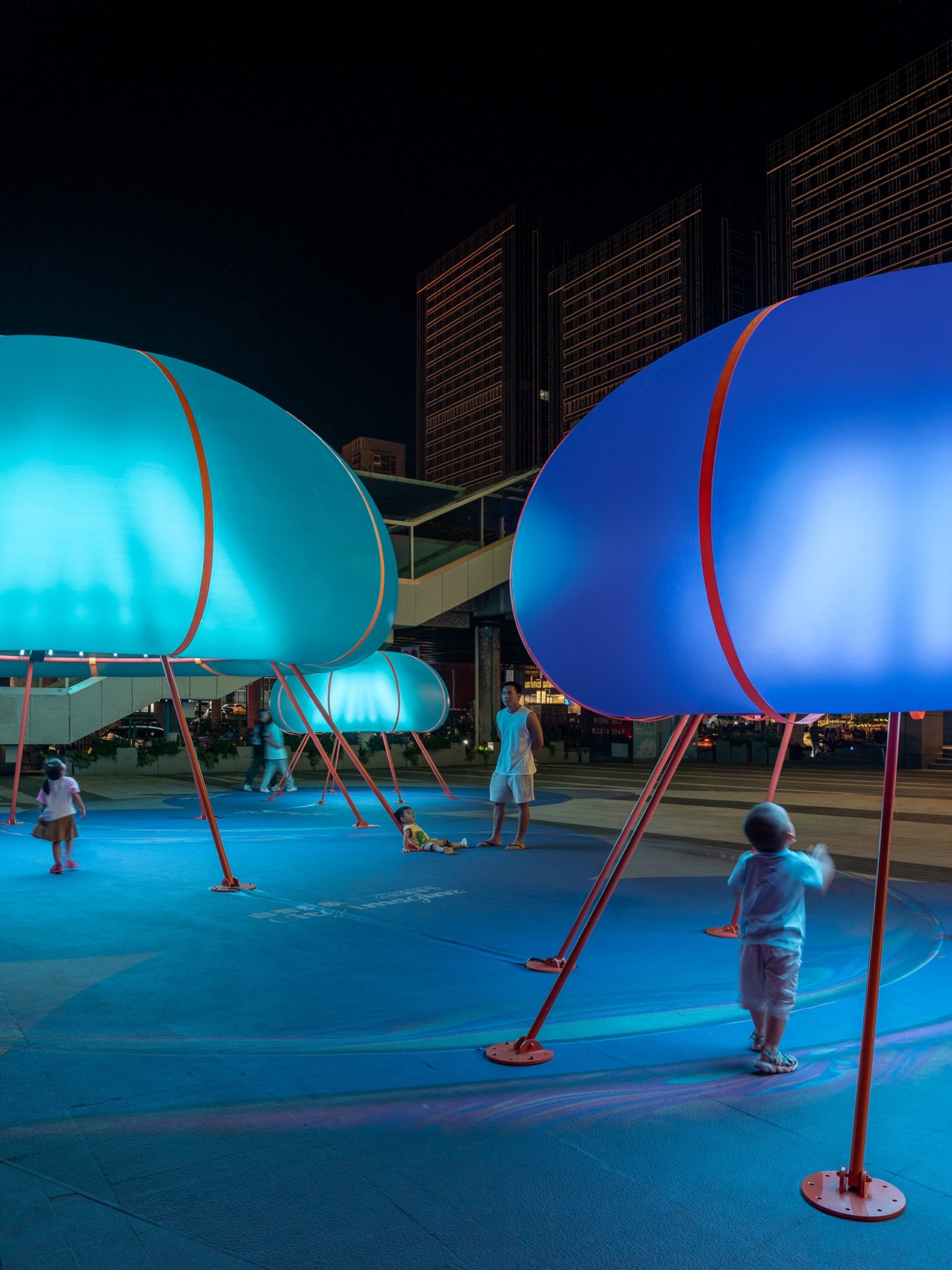 Public Art Installation “Floating Pavilion” by Daxing Jizi Design - 谷德设计网