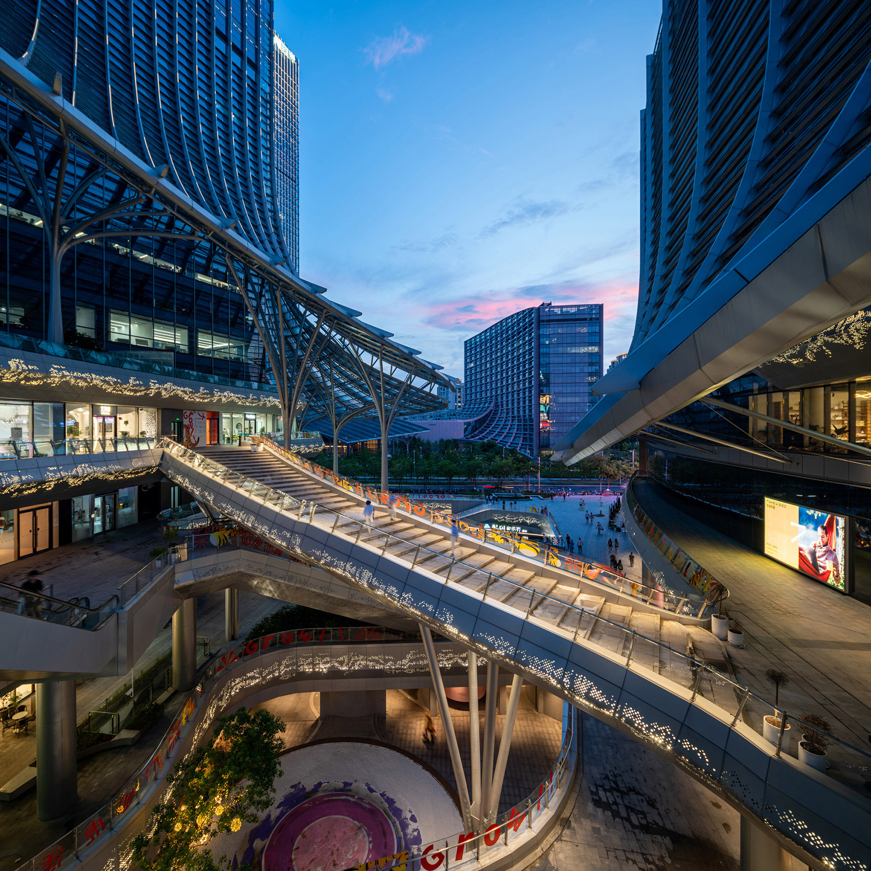 Shanghai West Bund International AI Tower &Plaza by Nikken Sekkei Ltd. - 谷德设计网