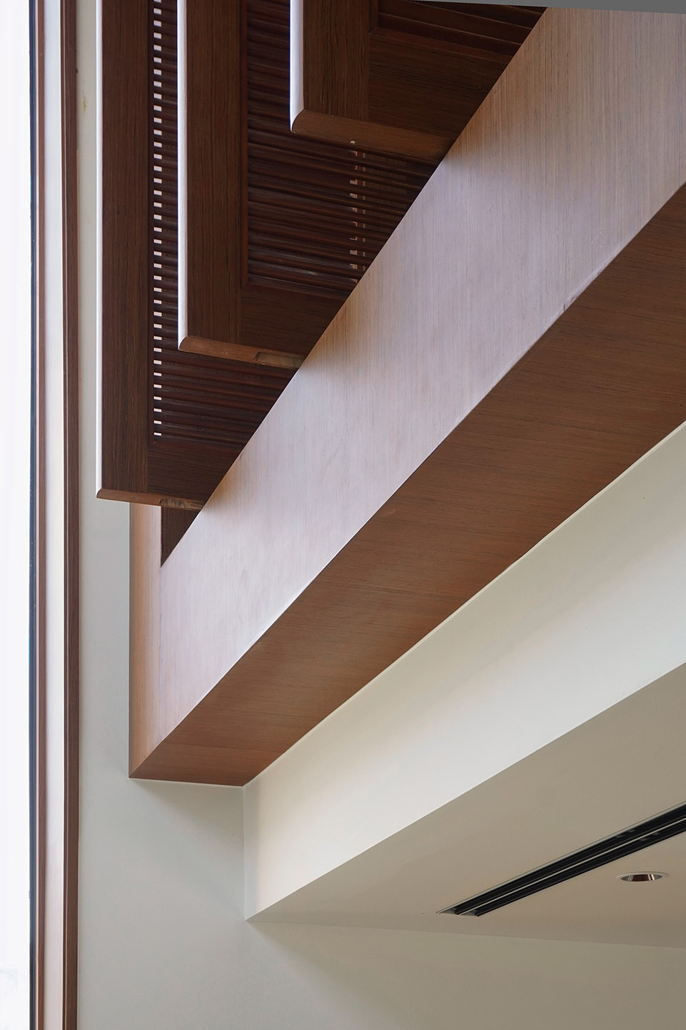 Crossing House by L&M Design Lab - 谷德设计网