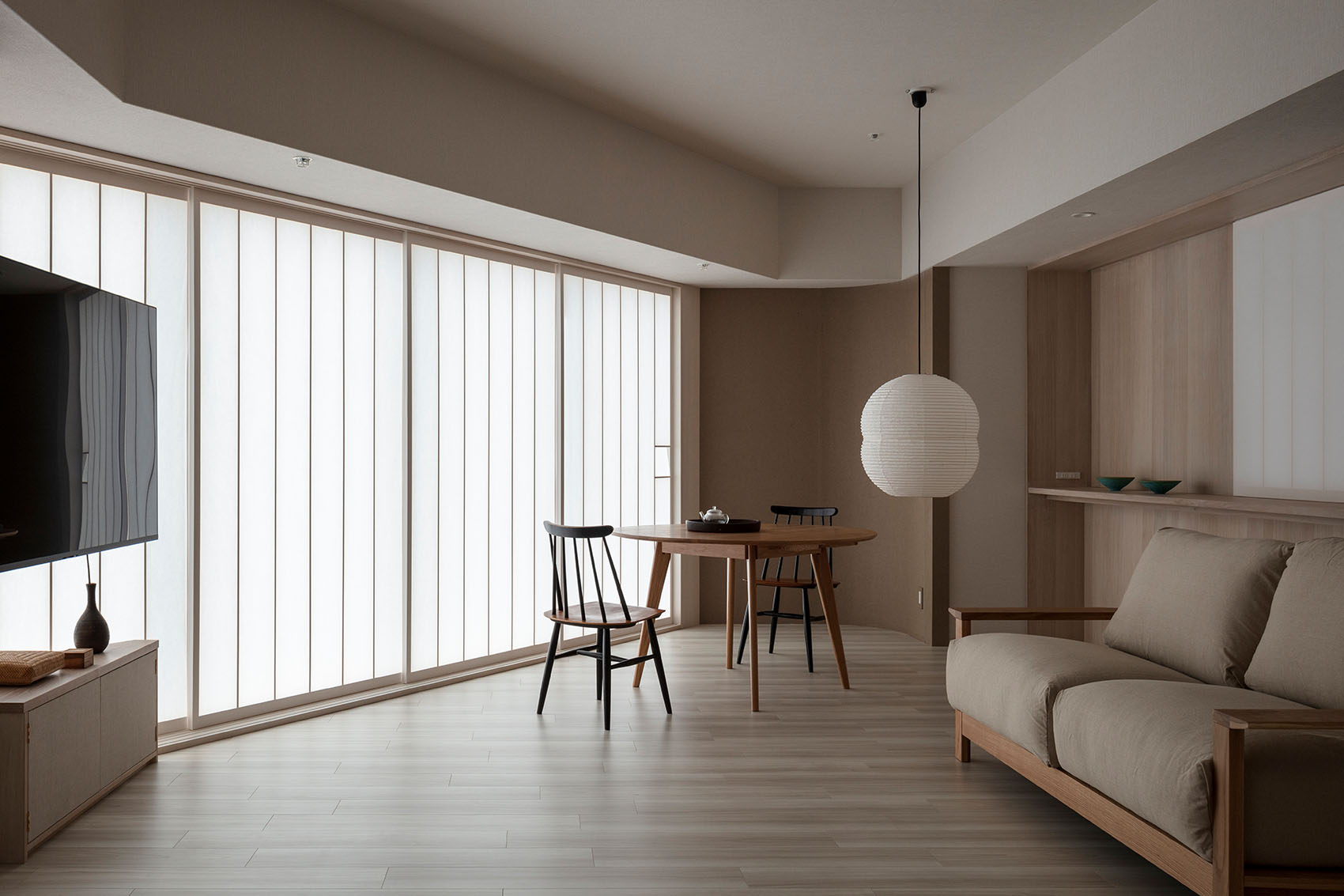 Benten Apartment by Shimpei Oda Architect’s Office + Randi Marie Jensen ...