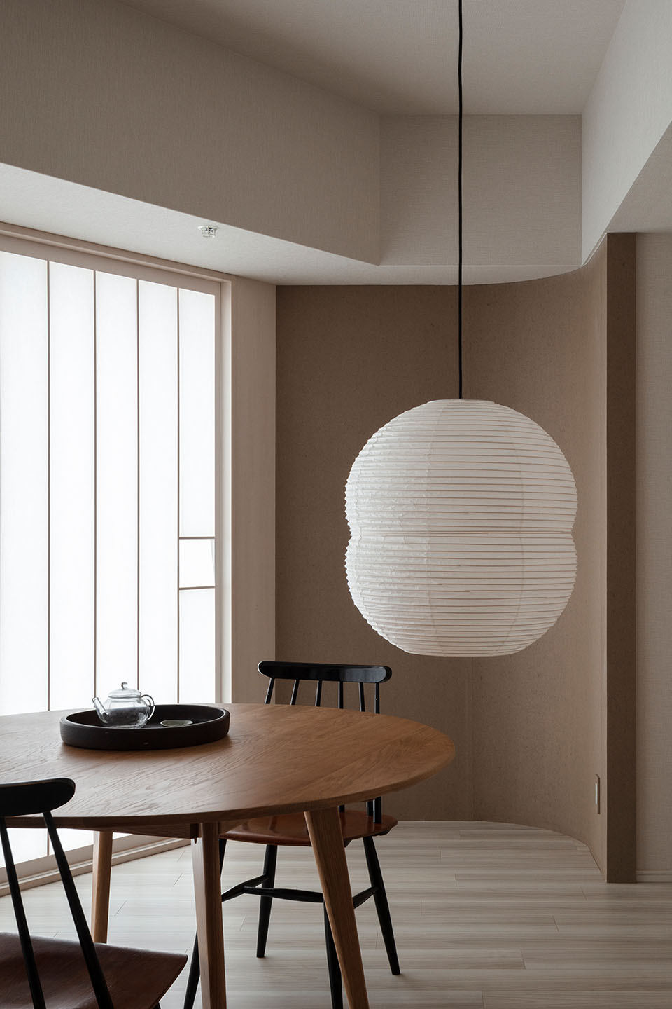 Benten Apartment by Shimpei Oda Architect’s Office + Randi Marie Jensen ...