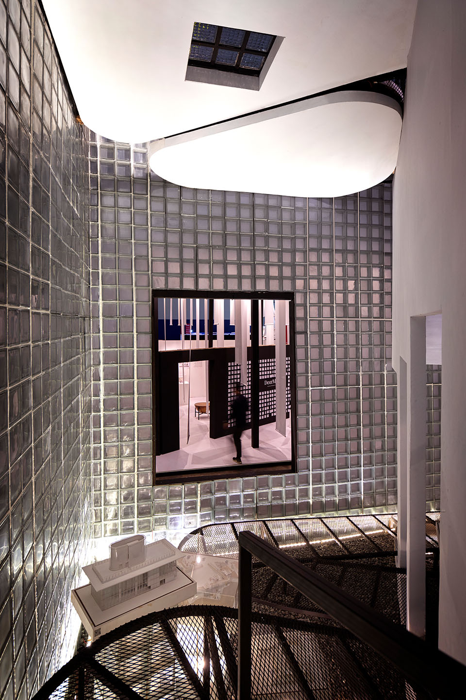 Paradoxical Spatial Installation by RAD+ar - 谷德设计网