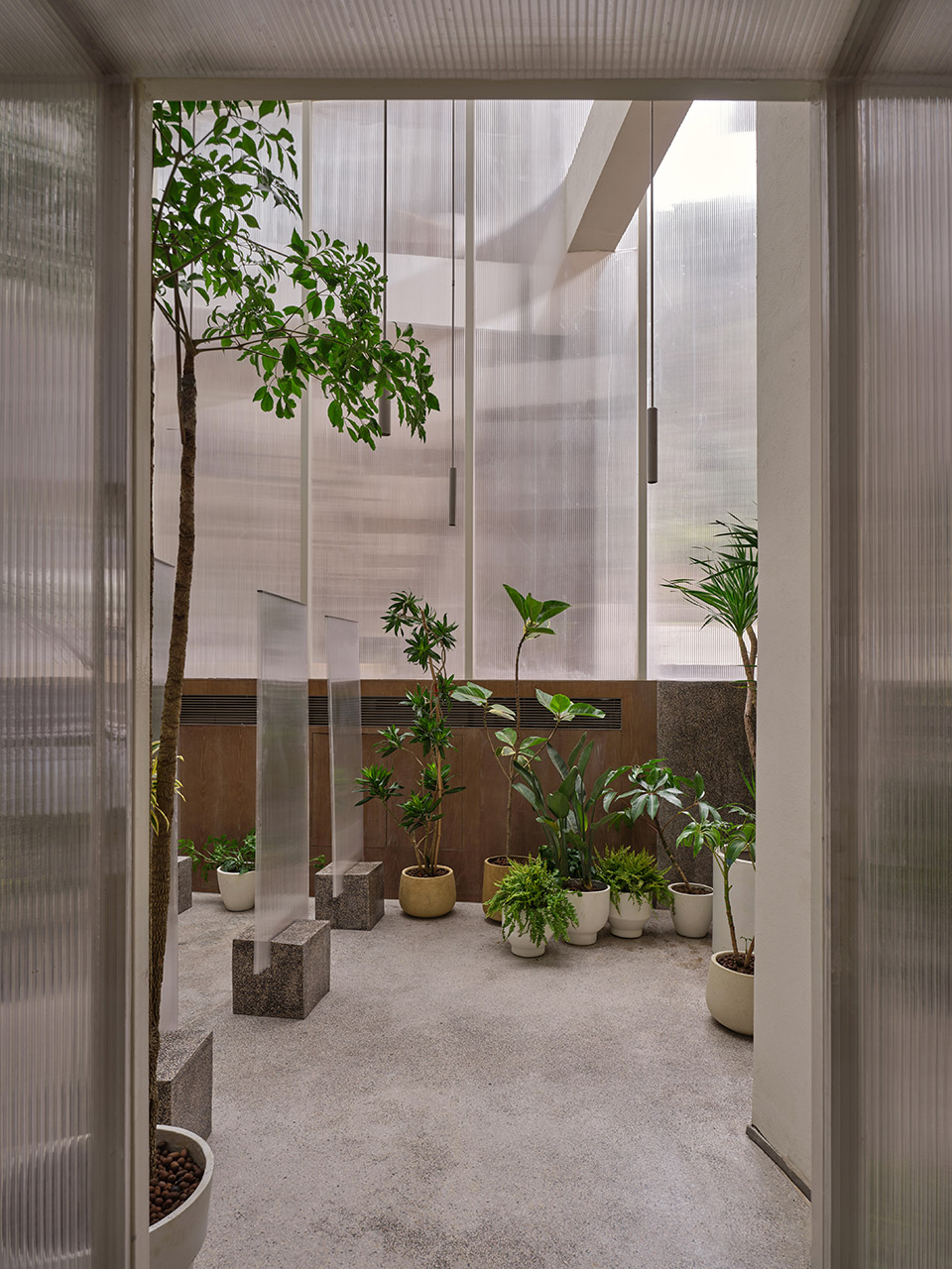Terraced Courtyard｜Hangzhou Qingshan Co. Space, China by TEAM_BLDG - 谷德设计网