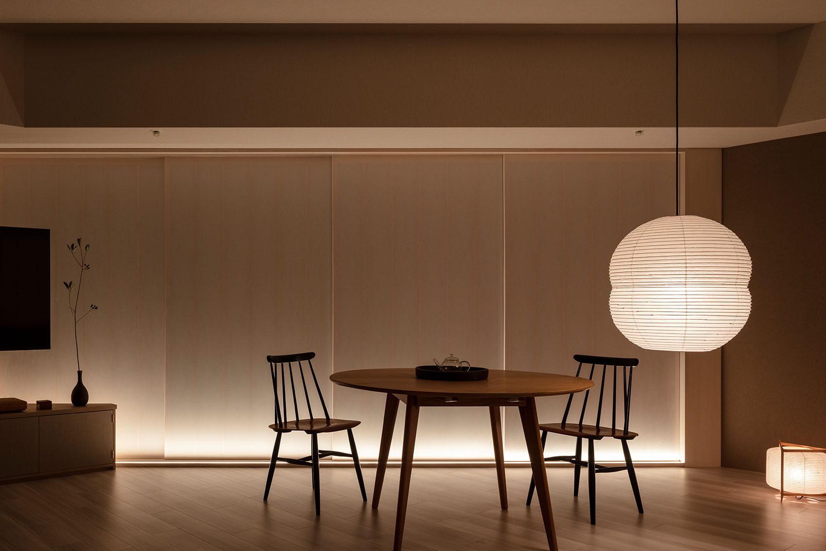 Benten Apartment by Shimpei Oda Architect’s Office + Randi Marie Jensen ...