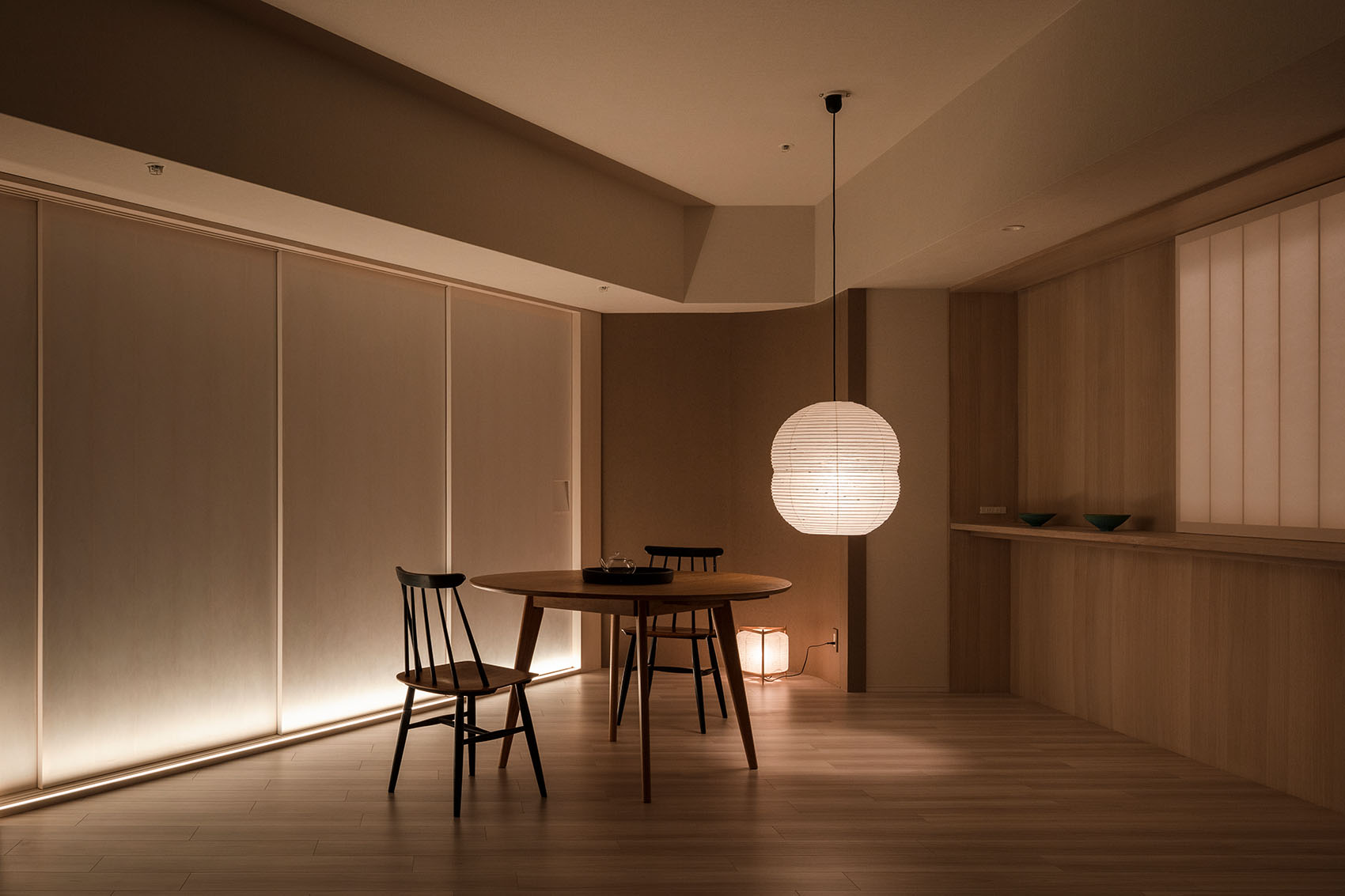 Benten Apartment by Shimpei Oda Architect’s Office + Randi Marie Jensen ...