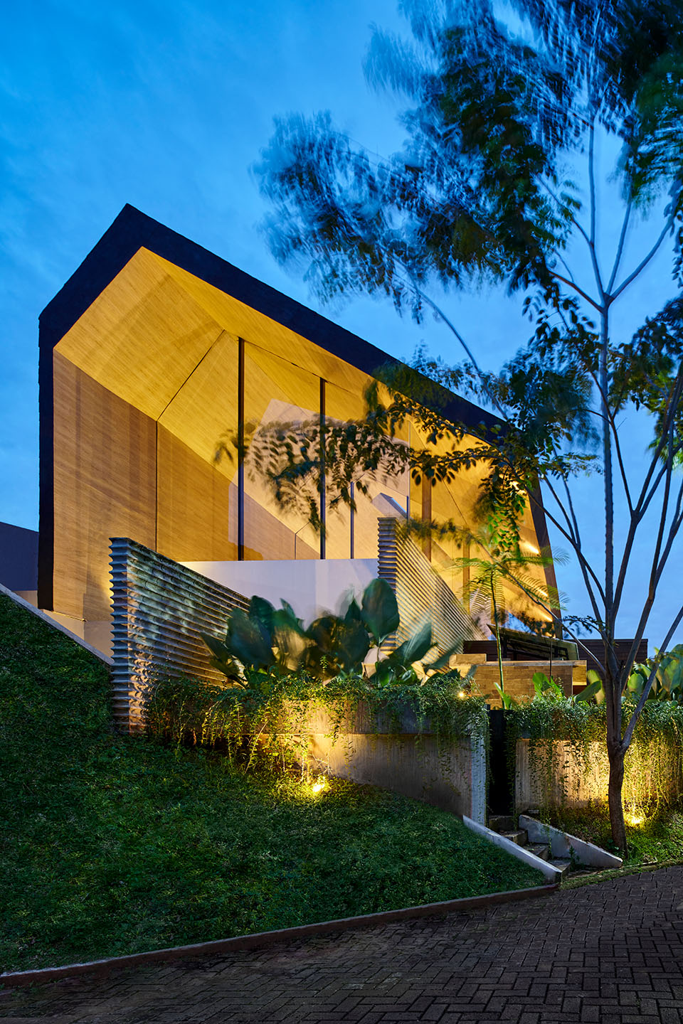 Bernaung House by RAD+ar - 谷德设计网