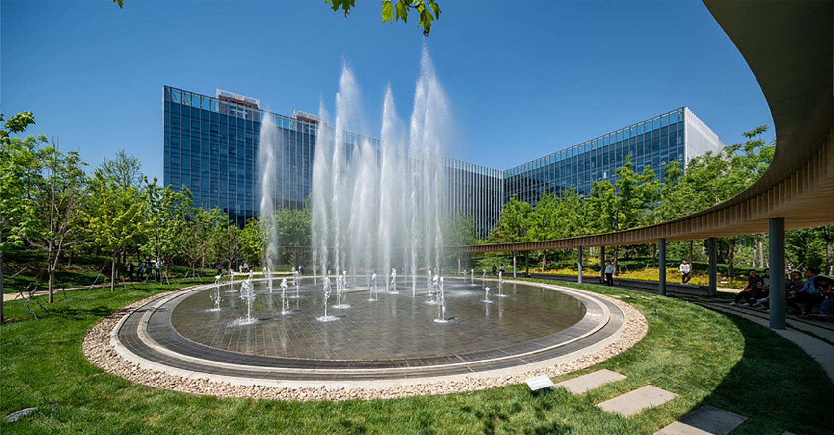 Landscape architecture design of Lei Shing Hong Center, Beijing by R ...