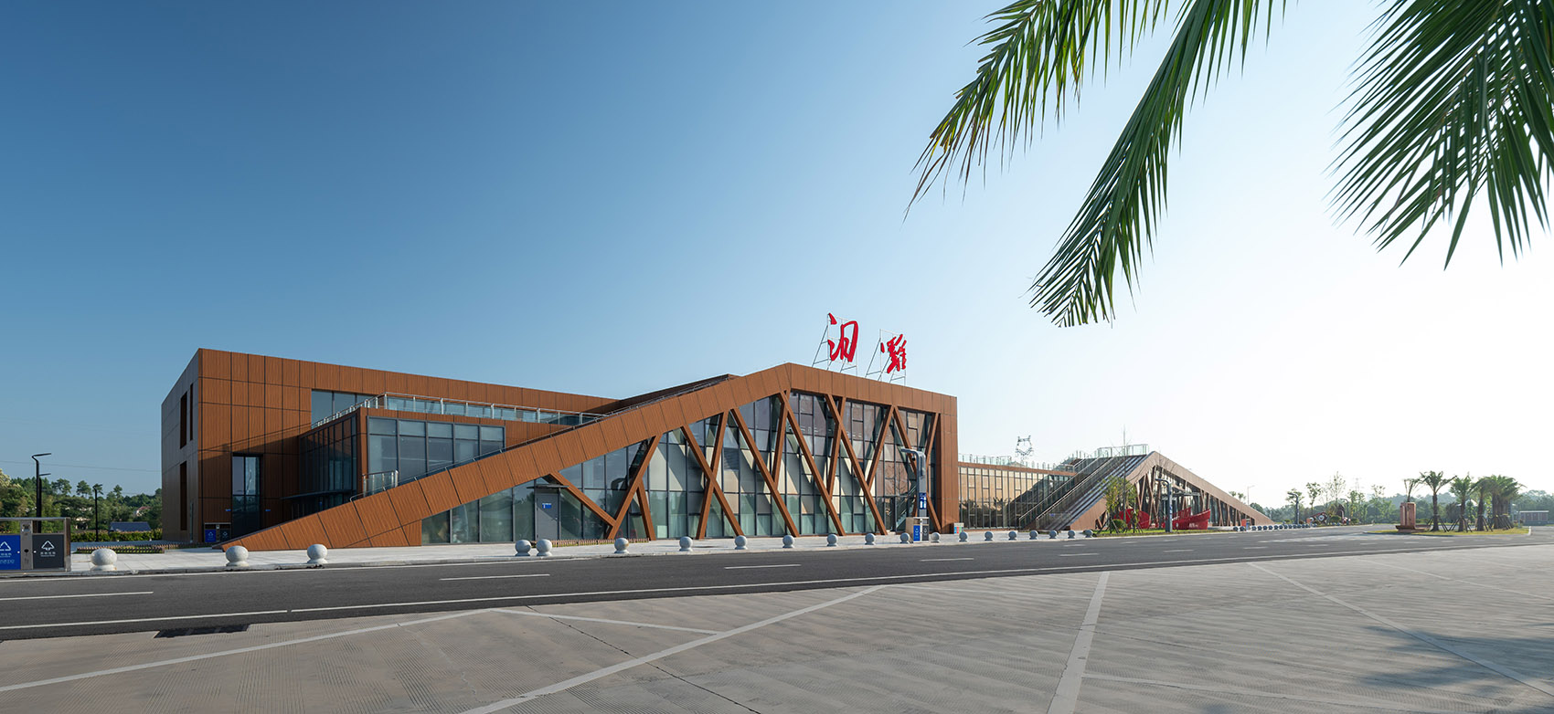 Miluo Highway Service Center, China by Hunan Provincial Communications ...