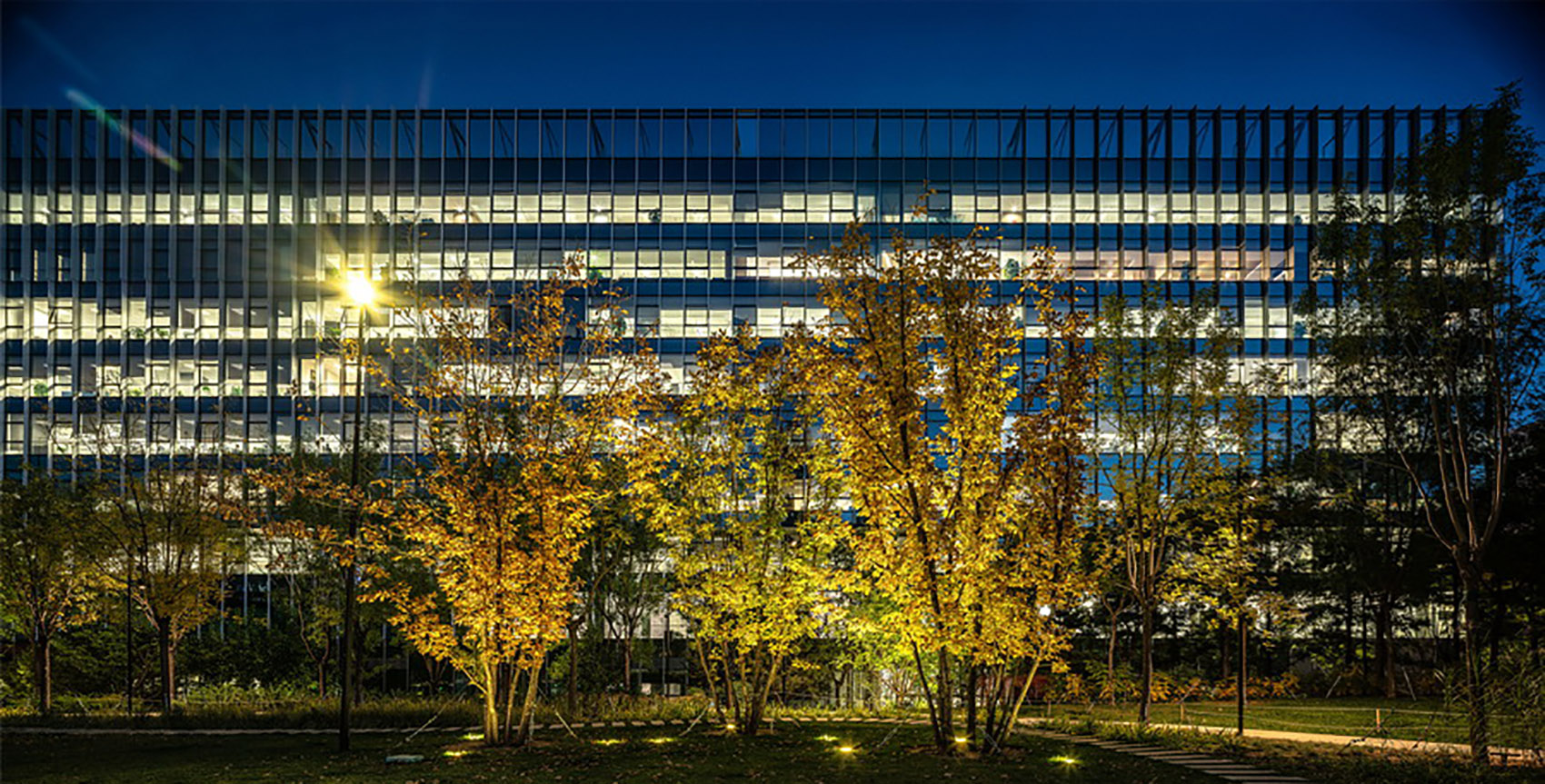Landscape architecture design of Lei Shing Hong Center, Beijing by R ...