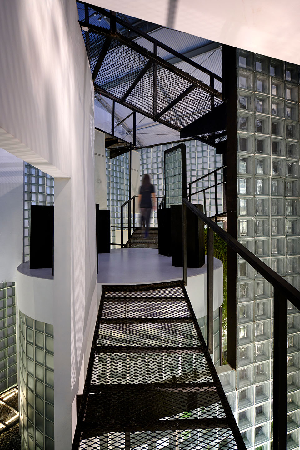 Paradoxical Spatial Installation by RAD+ar - 谷德设计网