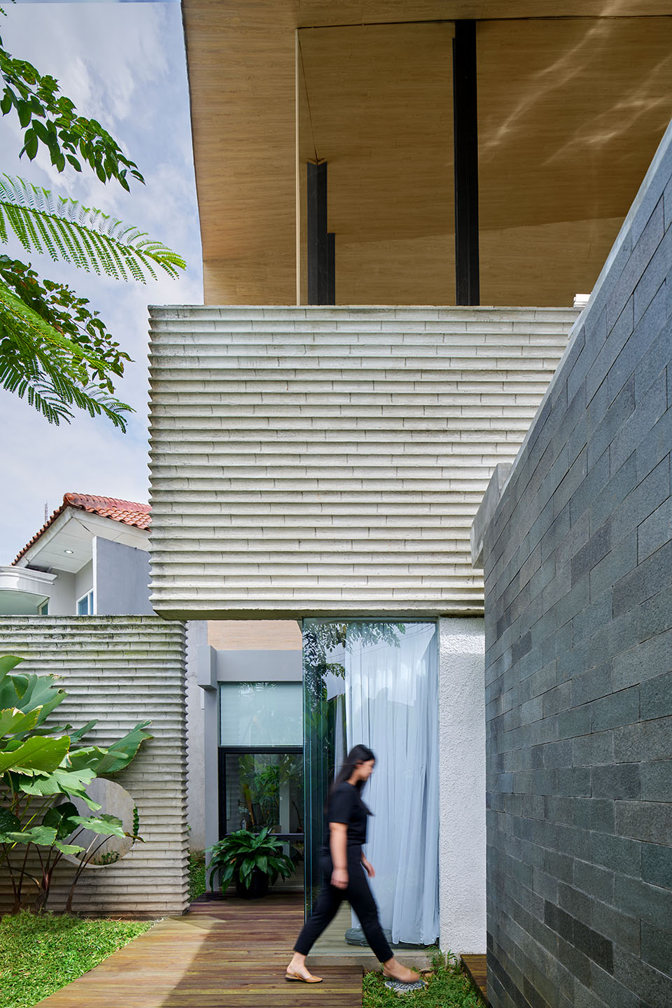 Bernaung House by RAD+ar - 谷德设计网