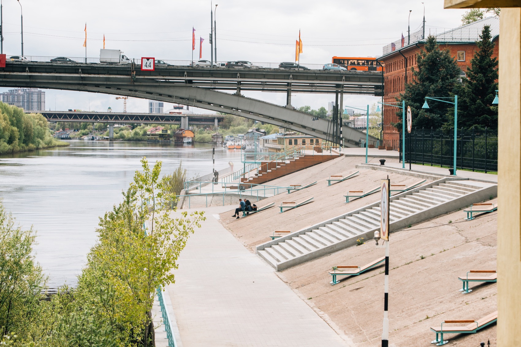 OKA Promenade by Megabudka Architecture Bureau - 谷德设计网