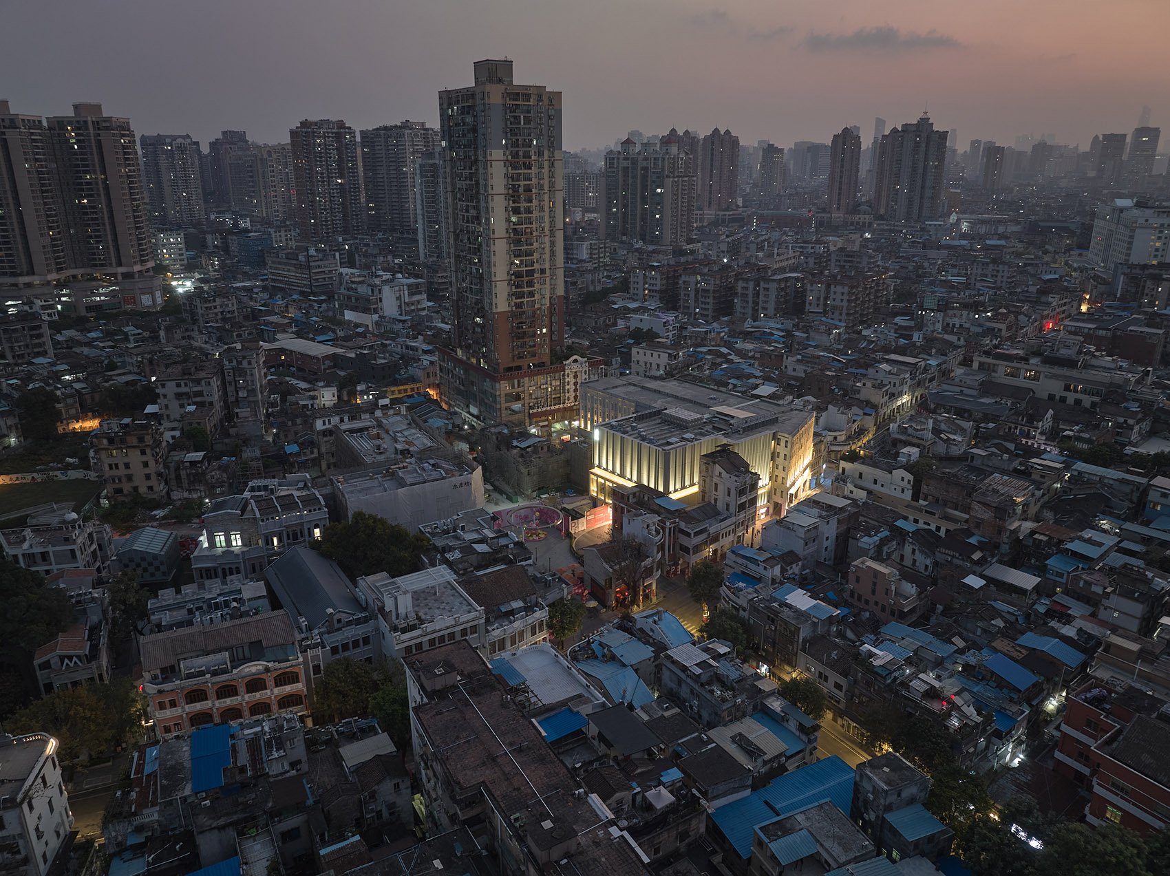 Renovation of Golden Sound Cinema in Guangzhou Yongqing Fang by DuShe ...
