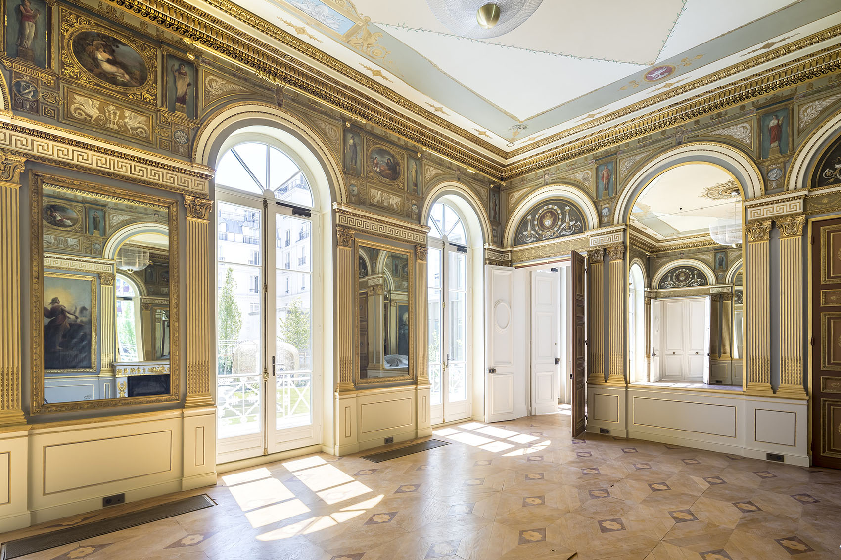 ULTEAM by Arte Charpentier - 谷德设计网