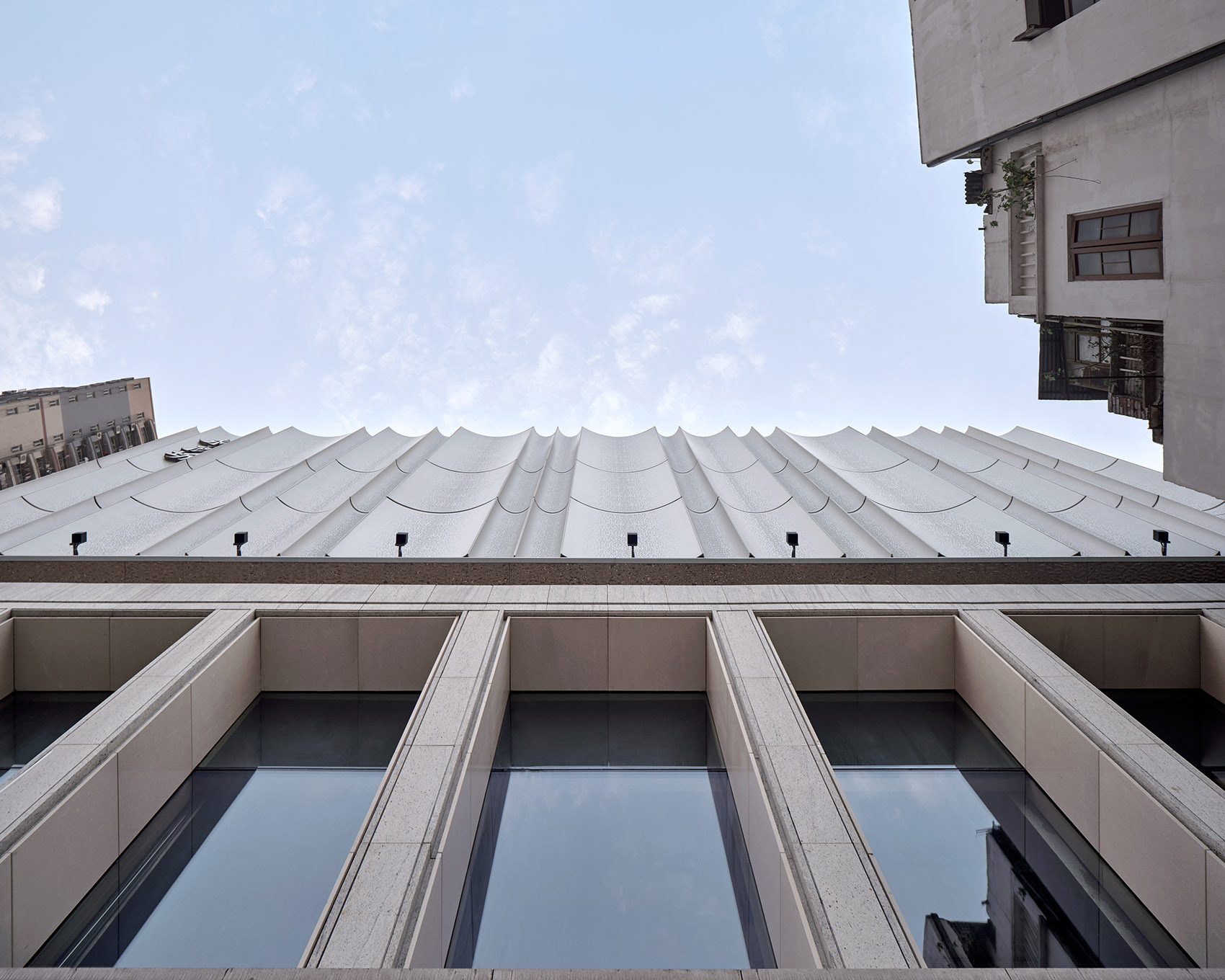 Renovation of Golden Sound Cinema in Guangzhou Yongqing Fang by DuShe ...
