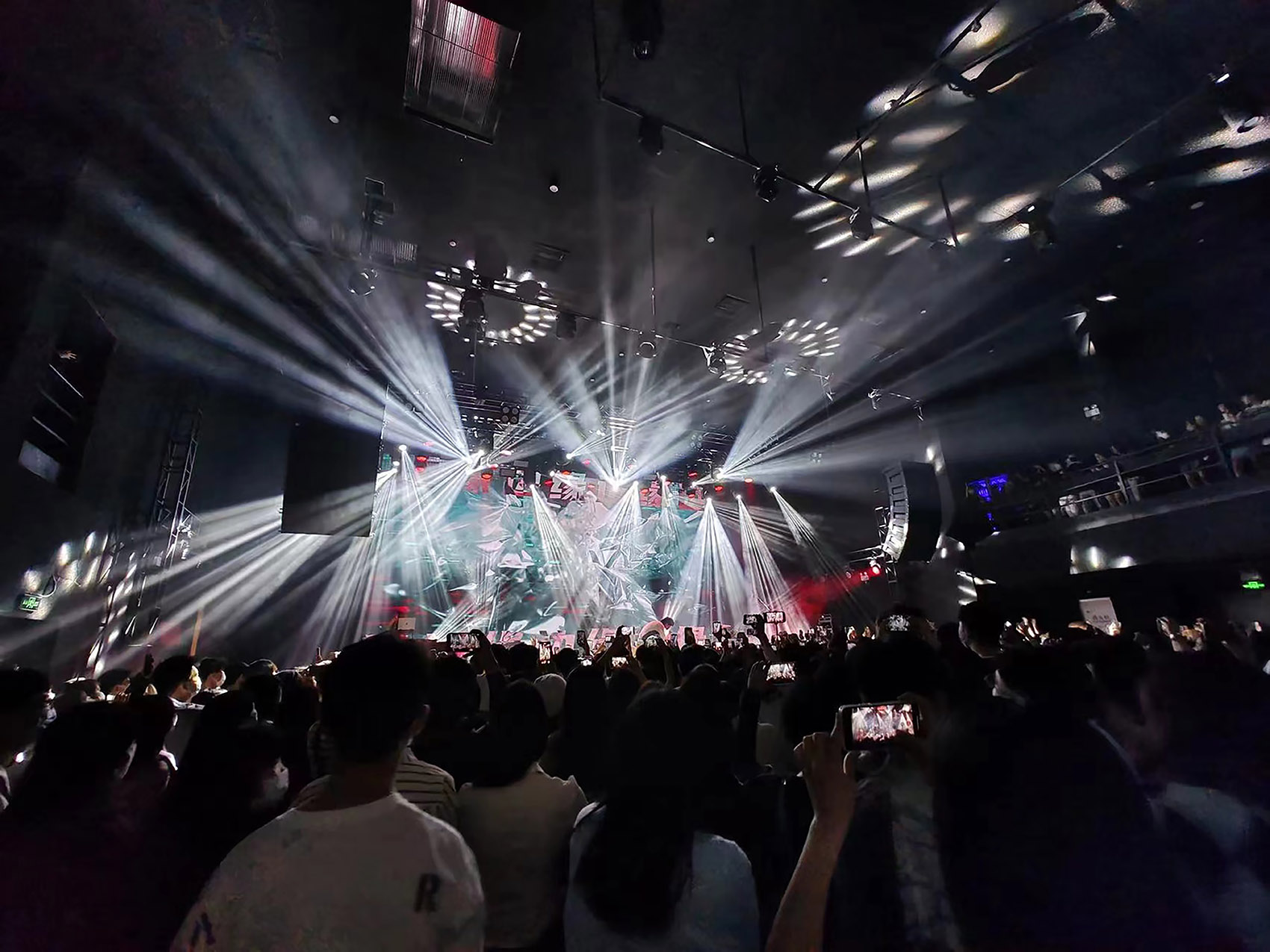 Renovation of Golden Sound Cinema in Guangzhou Yongqing Fang by DuShe ...
