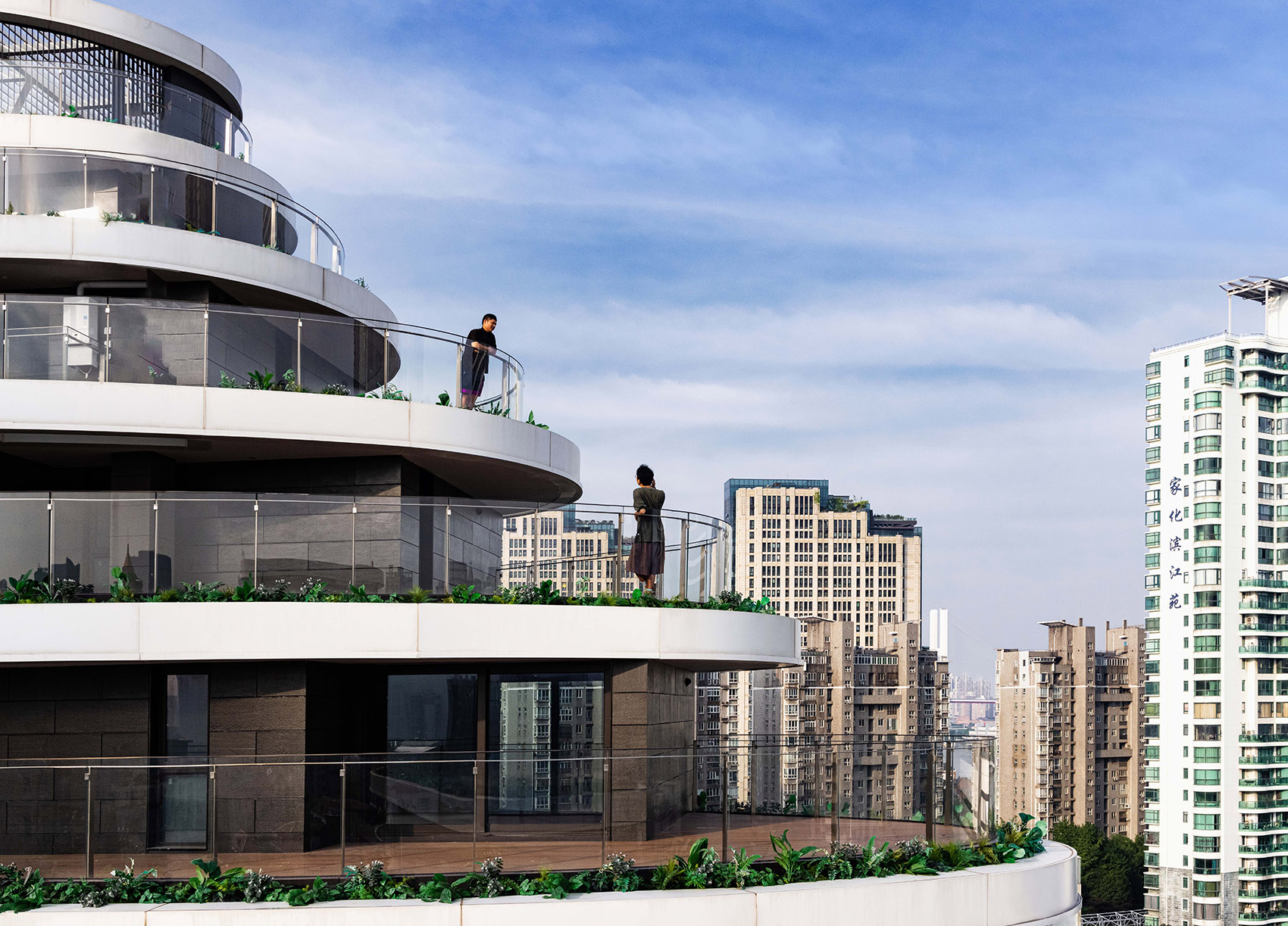 K. Wah Riverside E18 Residence in Pudong, Shanghai by Atelier Ping Jiang, EID Arch + Tianhua ...