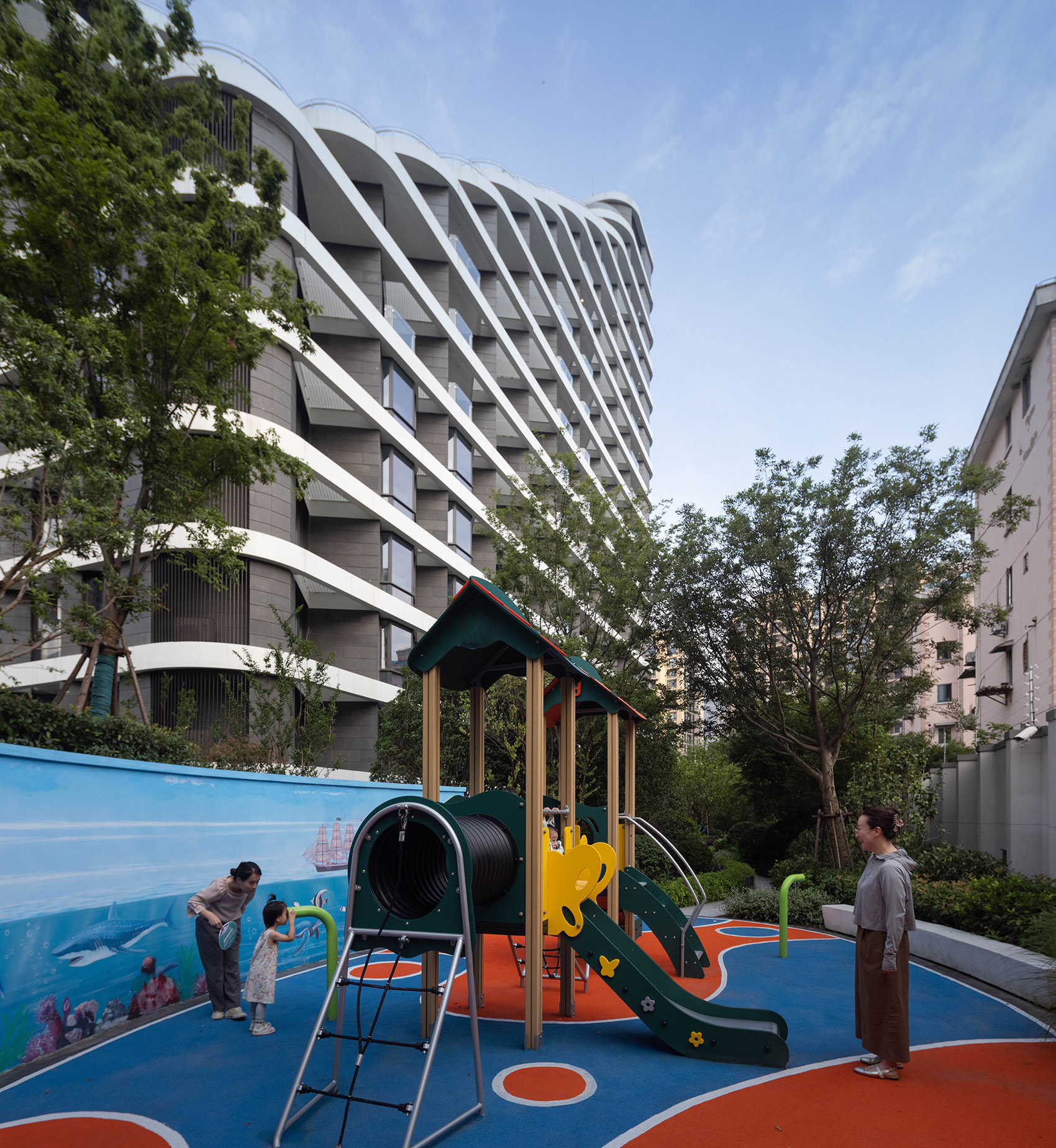 K. Wah Riverside E18 Residence in Pudong, Shanghai by Atelier Ping ...