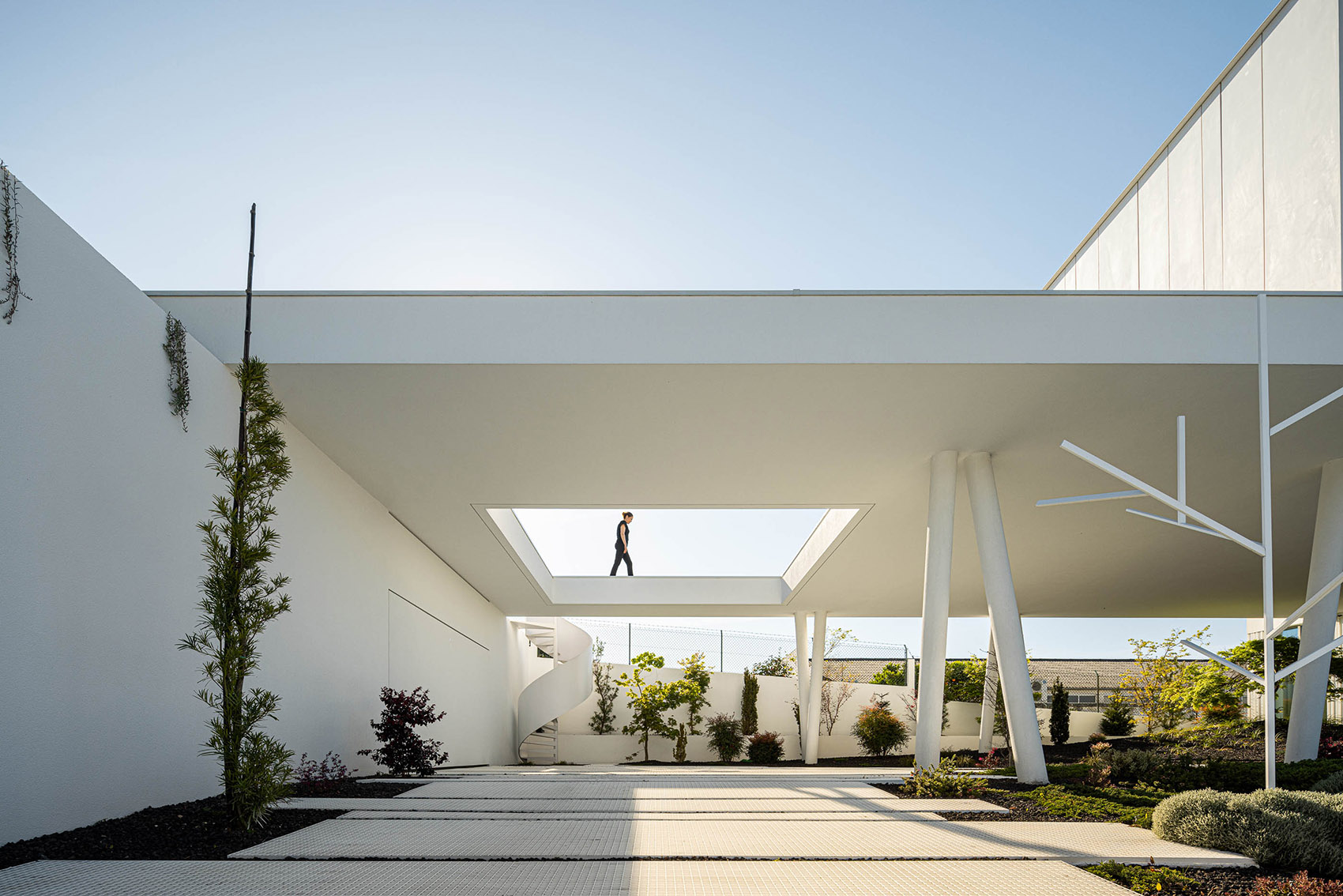 RiscoWhite by Risco Singular - 谷德设计网