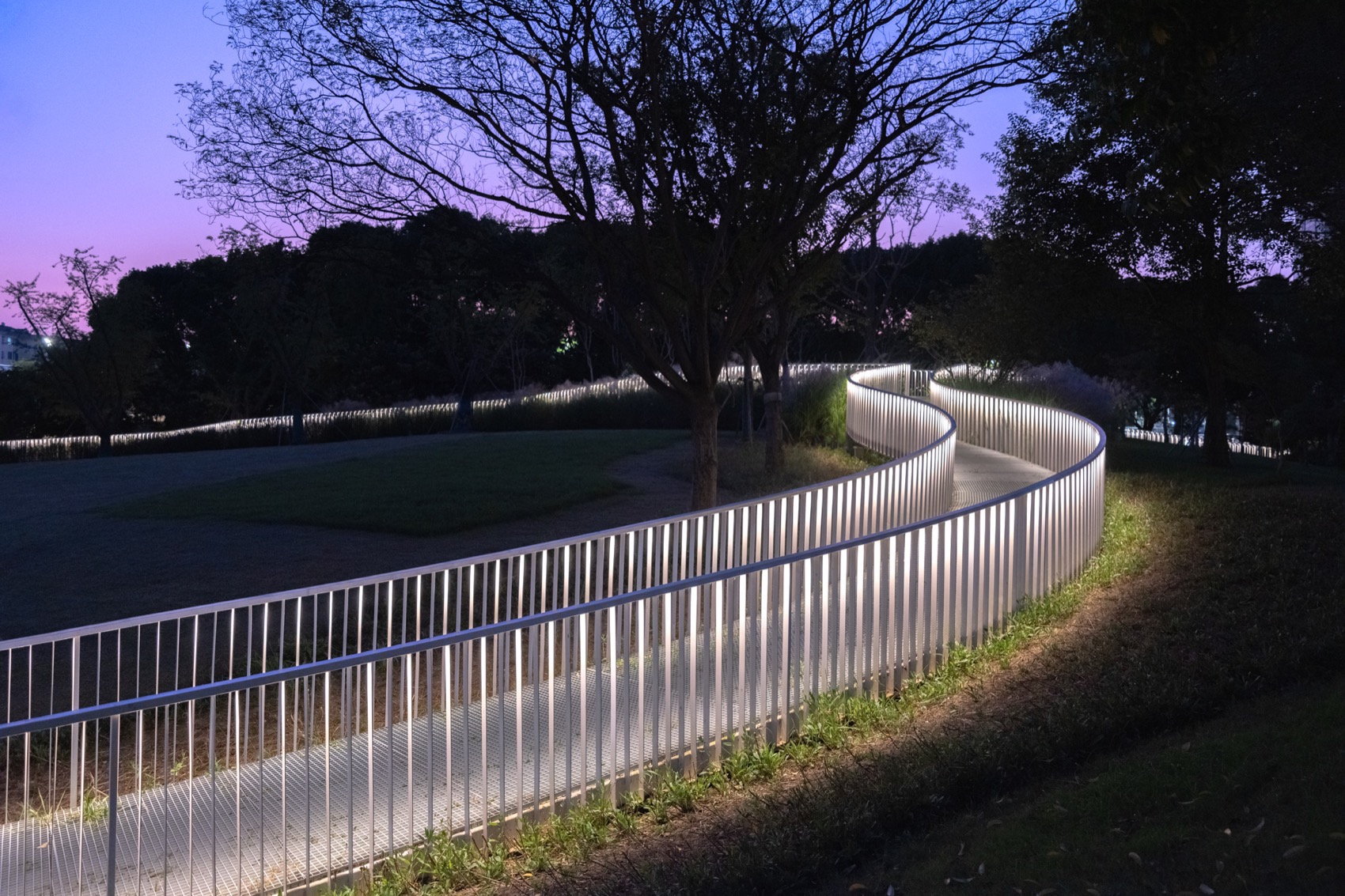 Kunshan Riverside Park by Beijing BLDJ Landscape Architecture Institute ...