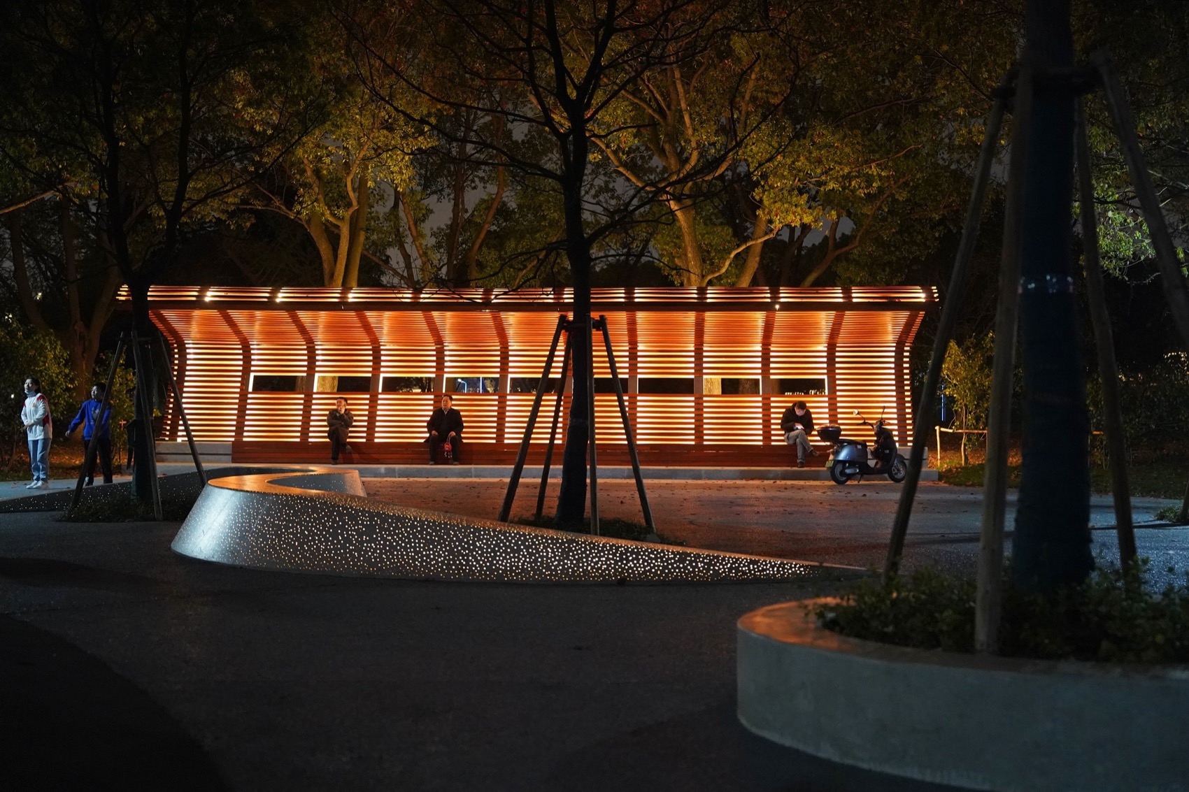 Kunshan Riverside Park by Beijing BLDJ Landscape Architecture Institute ...